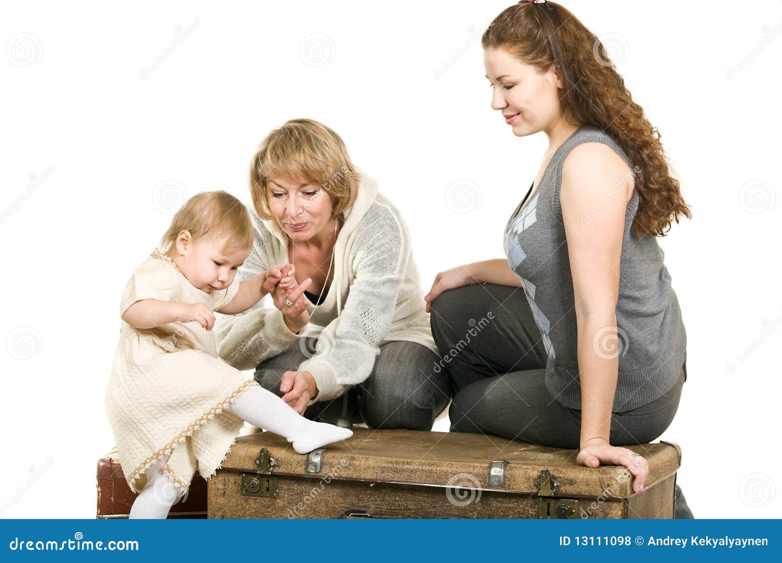 Rijpe Grootmoeder, Jonge Moeder En Dochter Stock Foto - Image of leuk ...