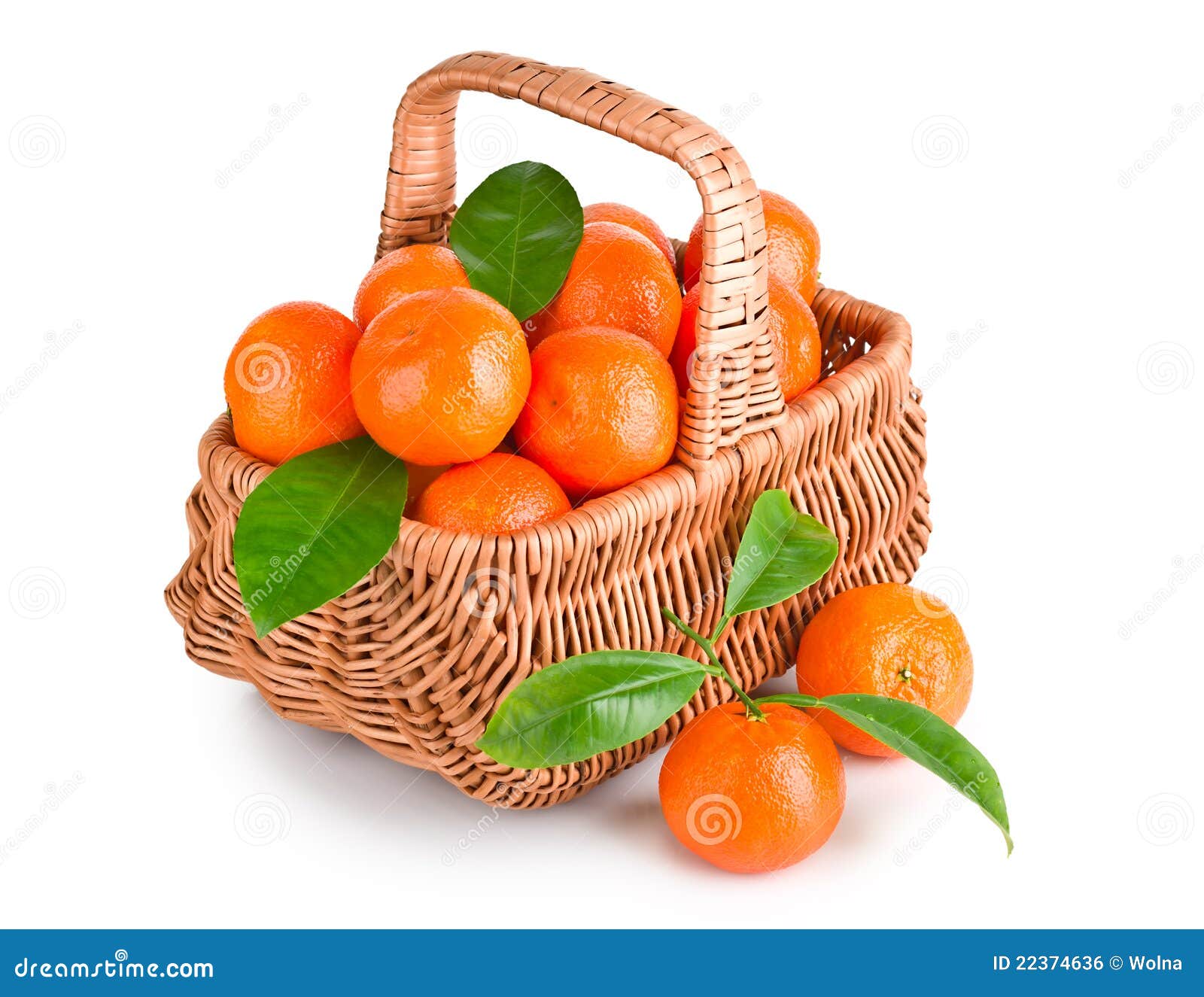 Rijpe Mandarijnen Met Bladeren in Mand Stock Foto - Image of mandarijn ...