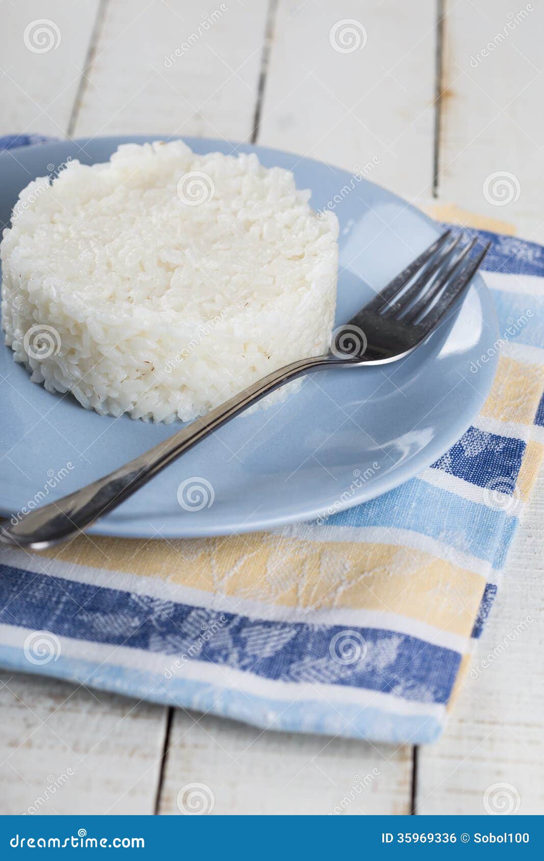 Rijst op plaat stock foto. Image of blauw, voeding, japans - 35969336