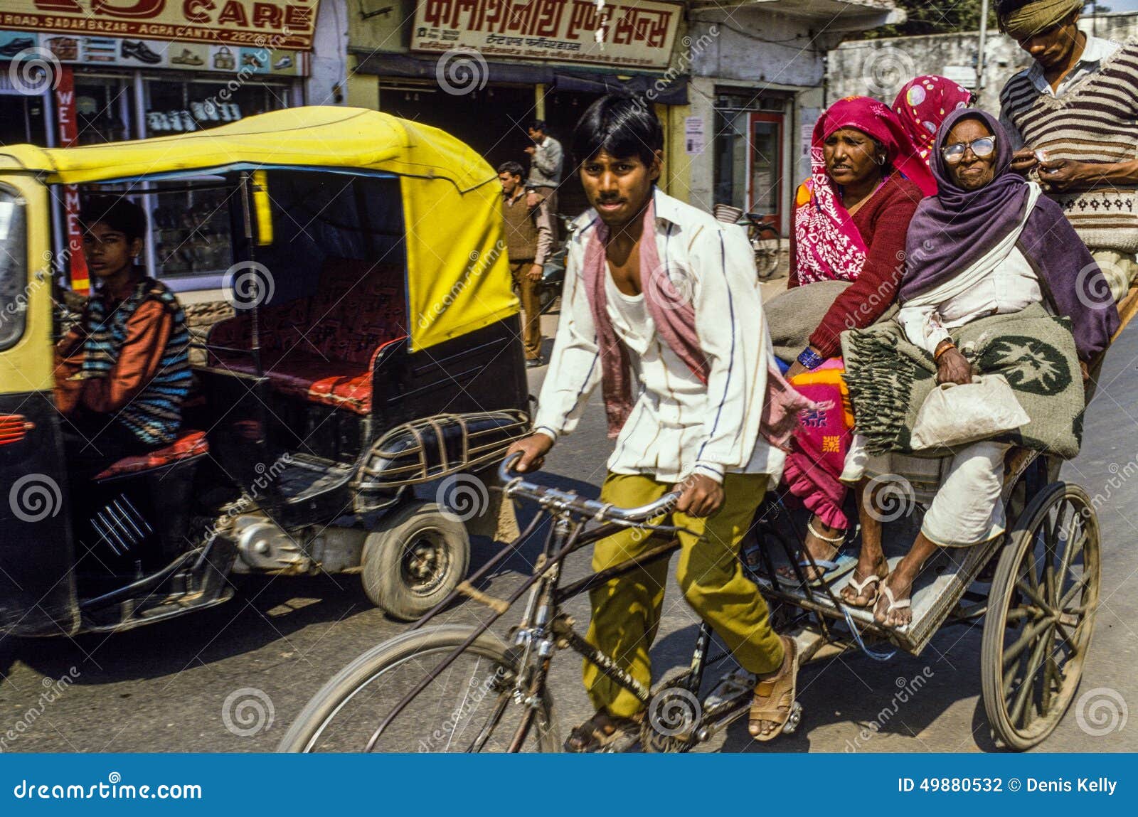 Rikscha-Fahrer Delhi India redaktionelles stockfotografie. Bild von ...
