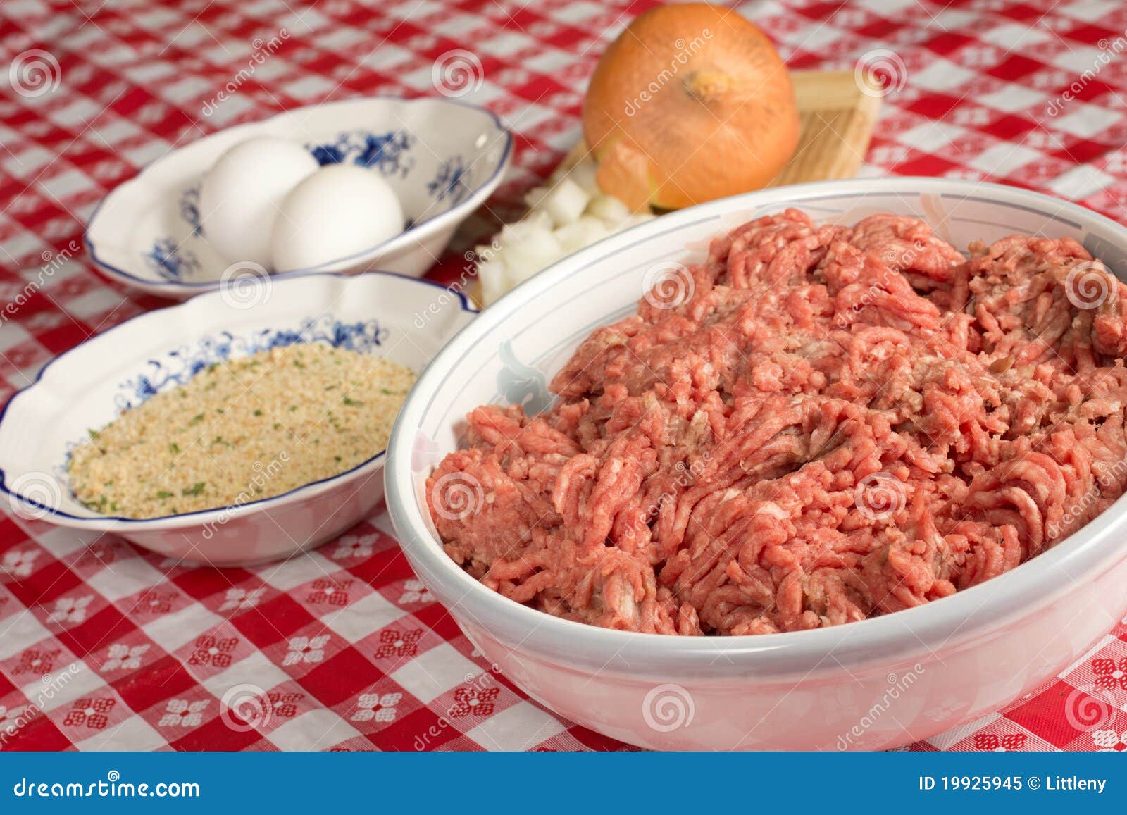 Rinderhackfleisch stockbild. Bild von klemme, mahlzeit - 19925945