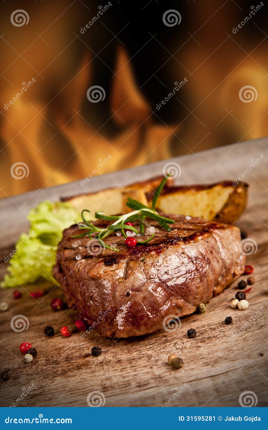 Rindfleischsteak stockbild. Bild von abendessen, speisekarte - 31595281