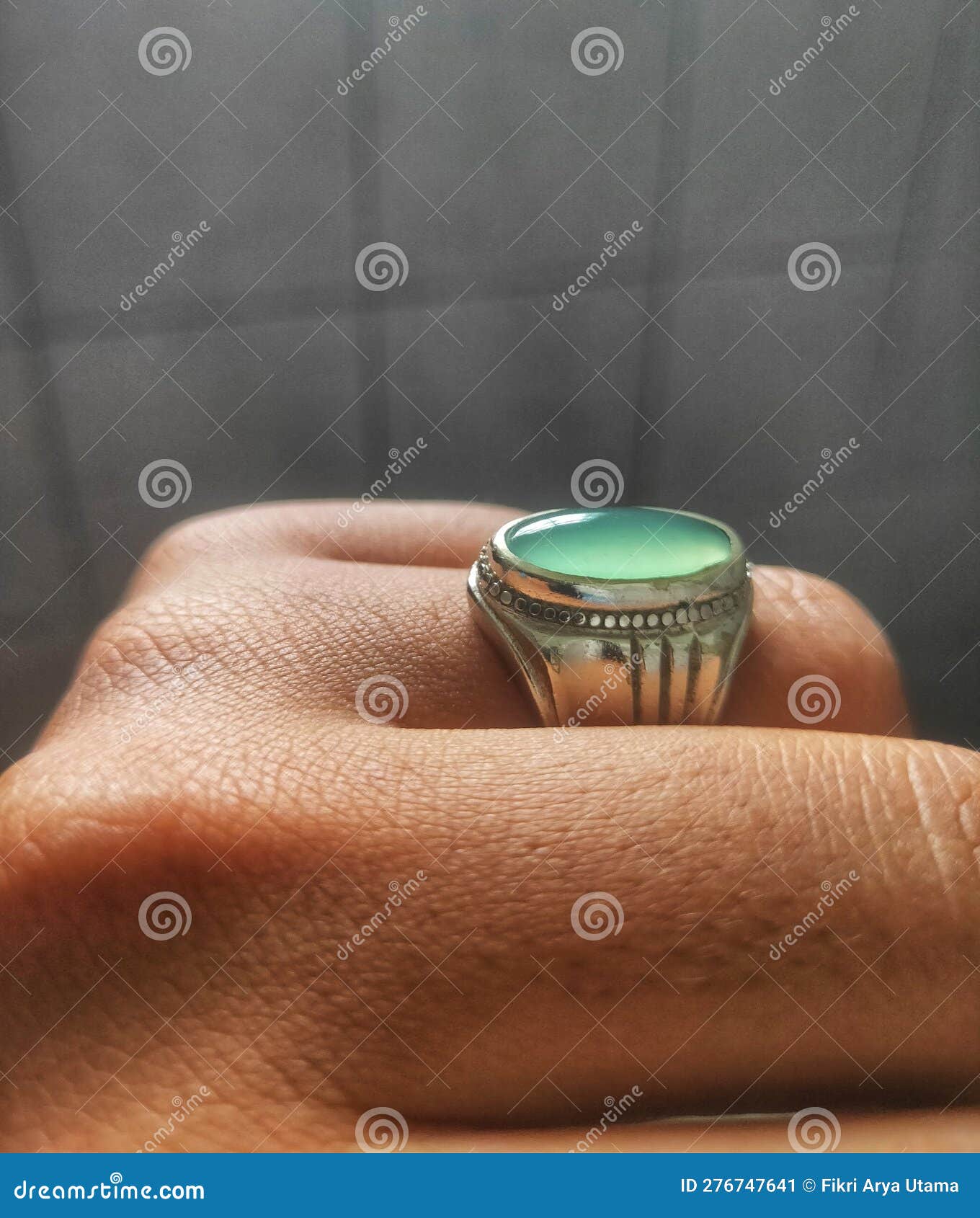 Ring Finger with Green Stone Ring Stock Image - Image of silver, batu ...