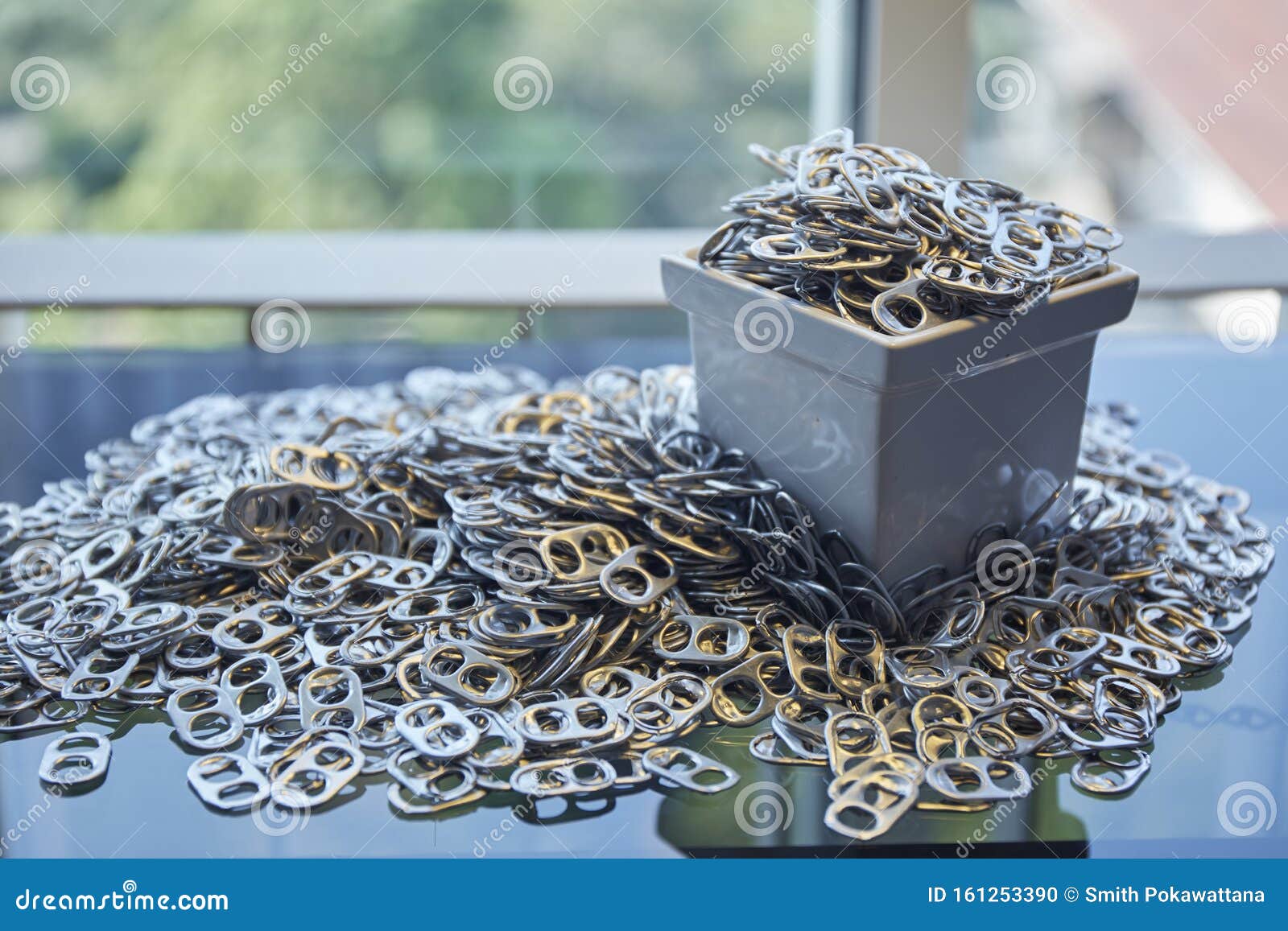 Ring pull aluminum of cans stock photo. Image of drink - 161253390