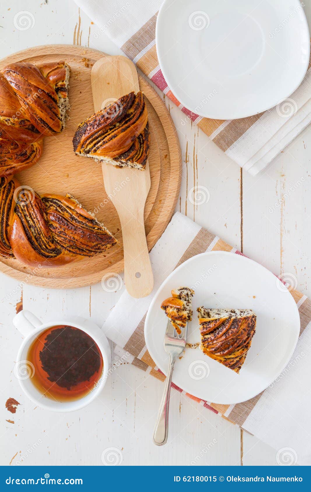 Ring roll with poppy stock image. Image of ring, bakery - 62180015