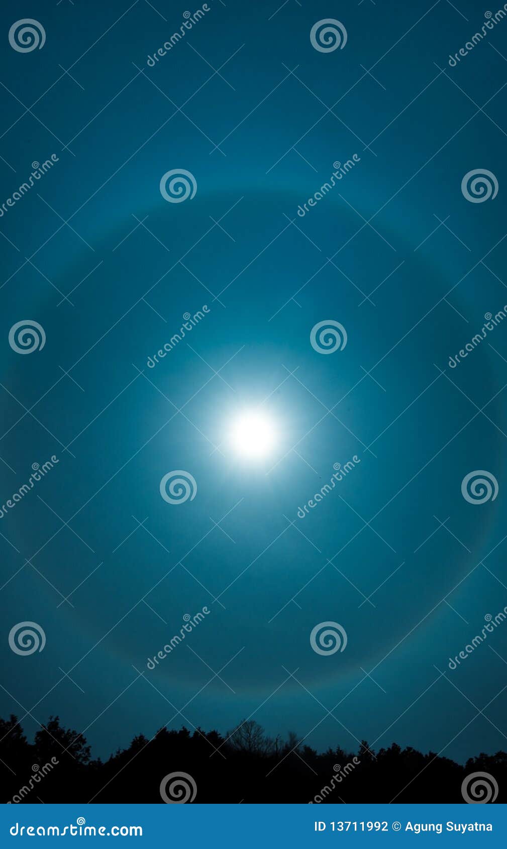 Ring of the sun stock photo. Image of nature, season - 13711992