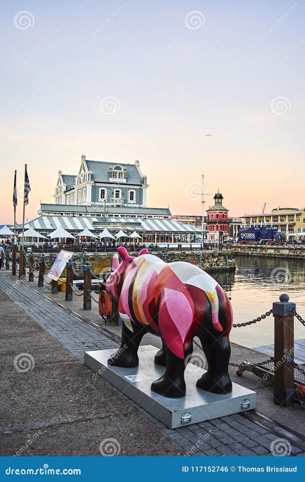 Rinoceronte Cor-de-rosa Victoria and Albert Waterfront Foto Editorial ...