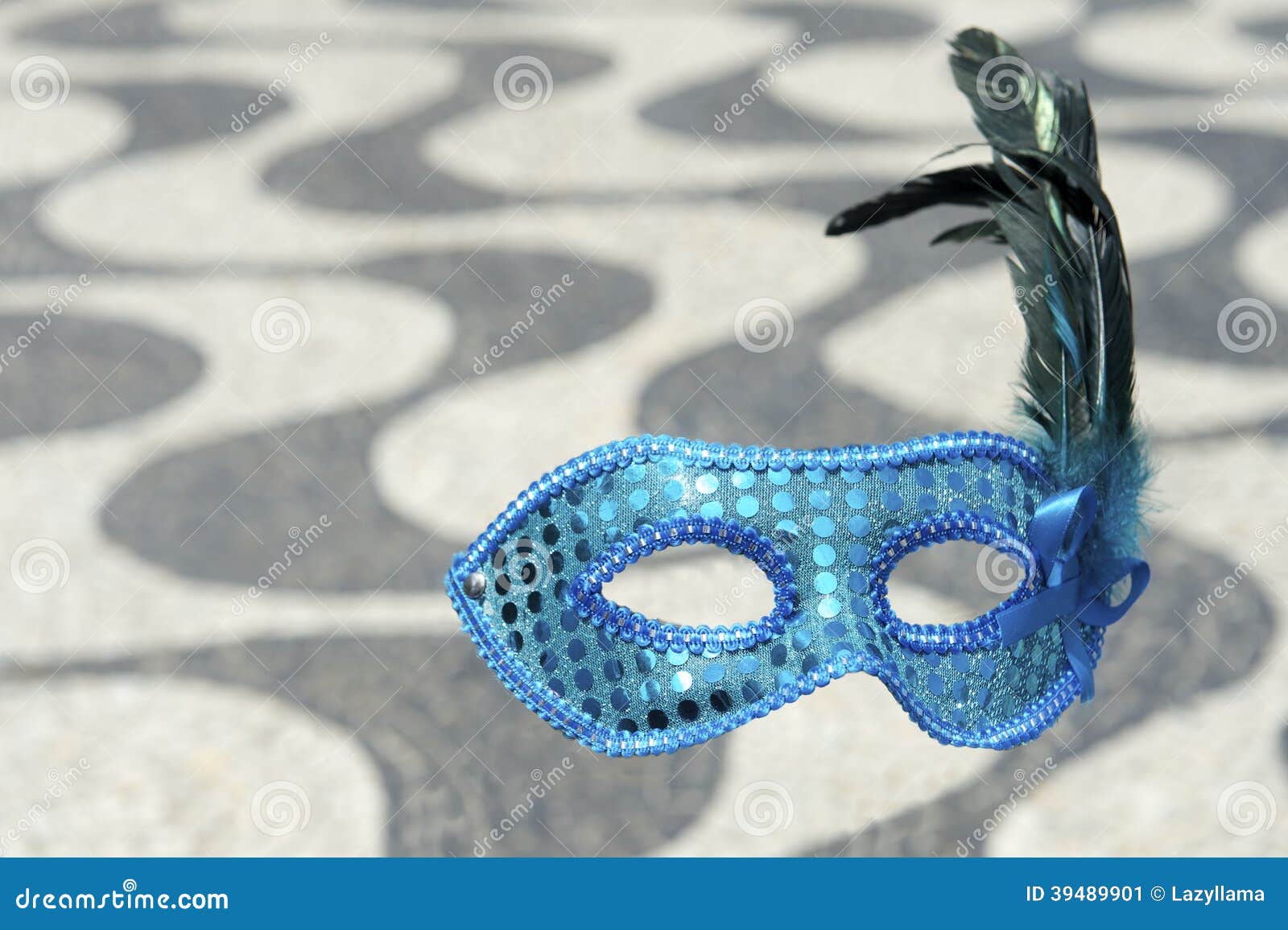 Rio Carnival Mask Copacabana Sidewalk Imagen de archivo - Imagen de ...