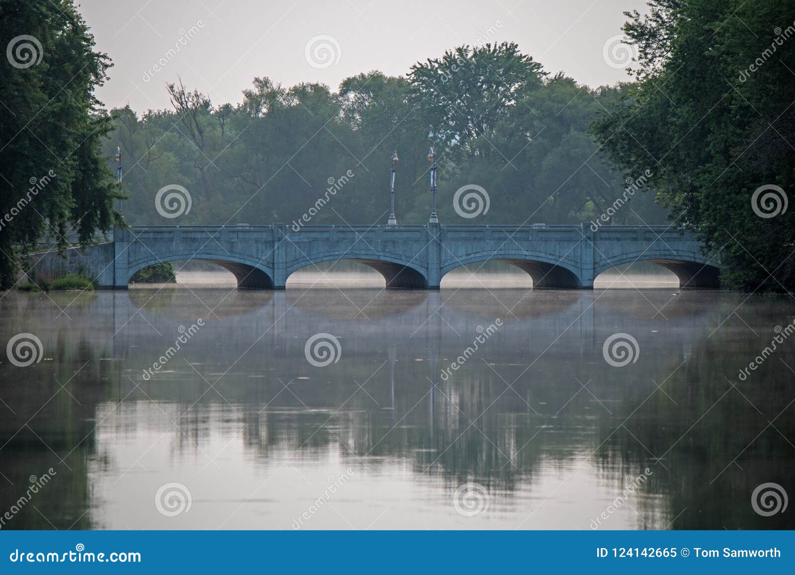 Rio Da Velocidade De Gordon Street Bridge Over the Imagem de Stock ...
