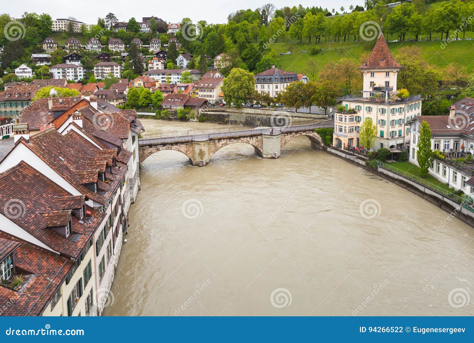 Rio De Aare Paisagem Litoral De Berna Foto de Stock - Imagem de verde ...
