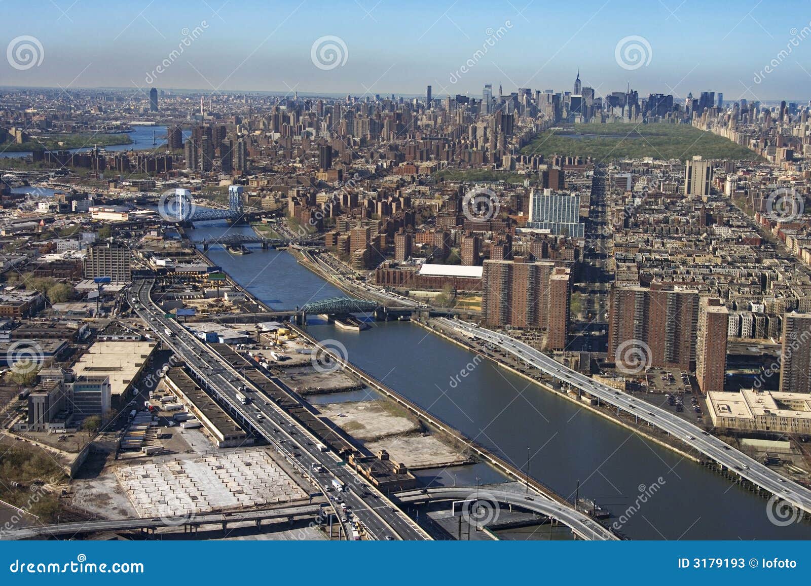 Rio de Harlem e Bronx. imagem de stock. Imagem de estados - 3179193