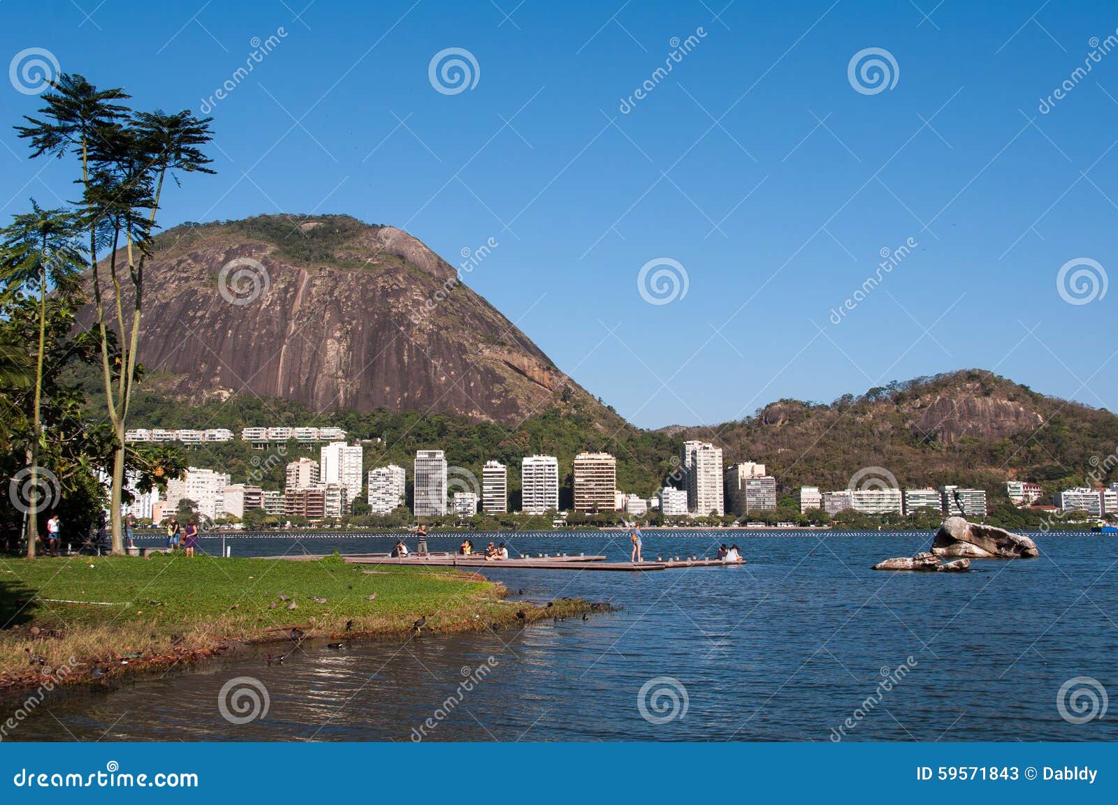 Rio De Janeiro Mountains Around Lagoon Imagen de archivo - Imagen de ...
