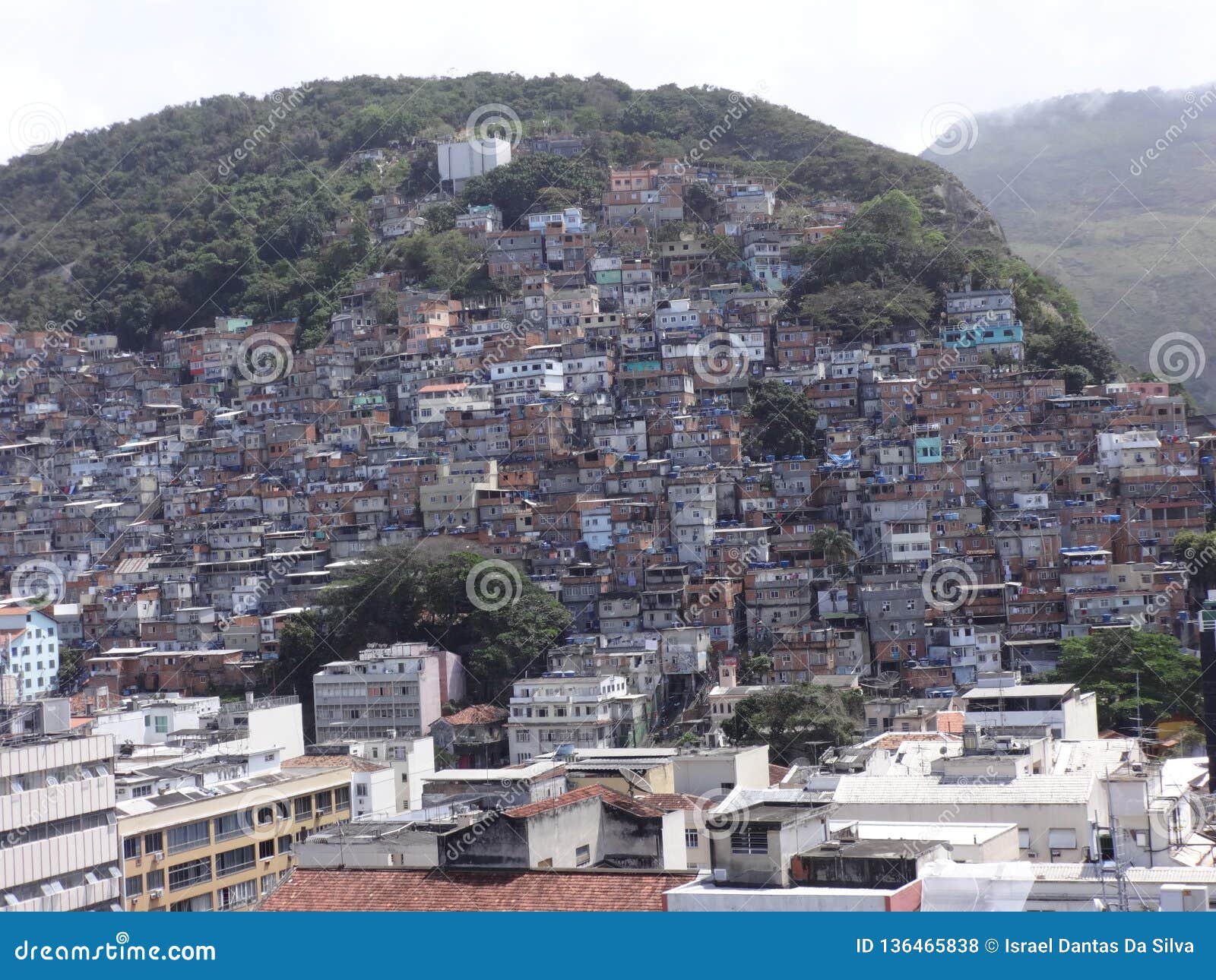 Rio de Janeiro Slum Favela arkivfoto. Bild av bild, byggnader - 136465838