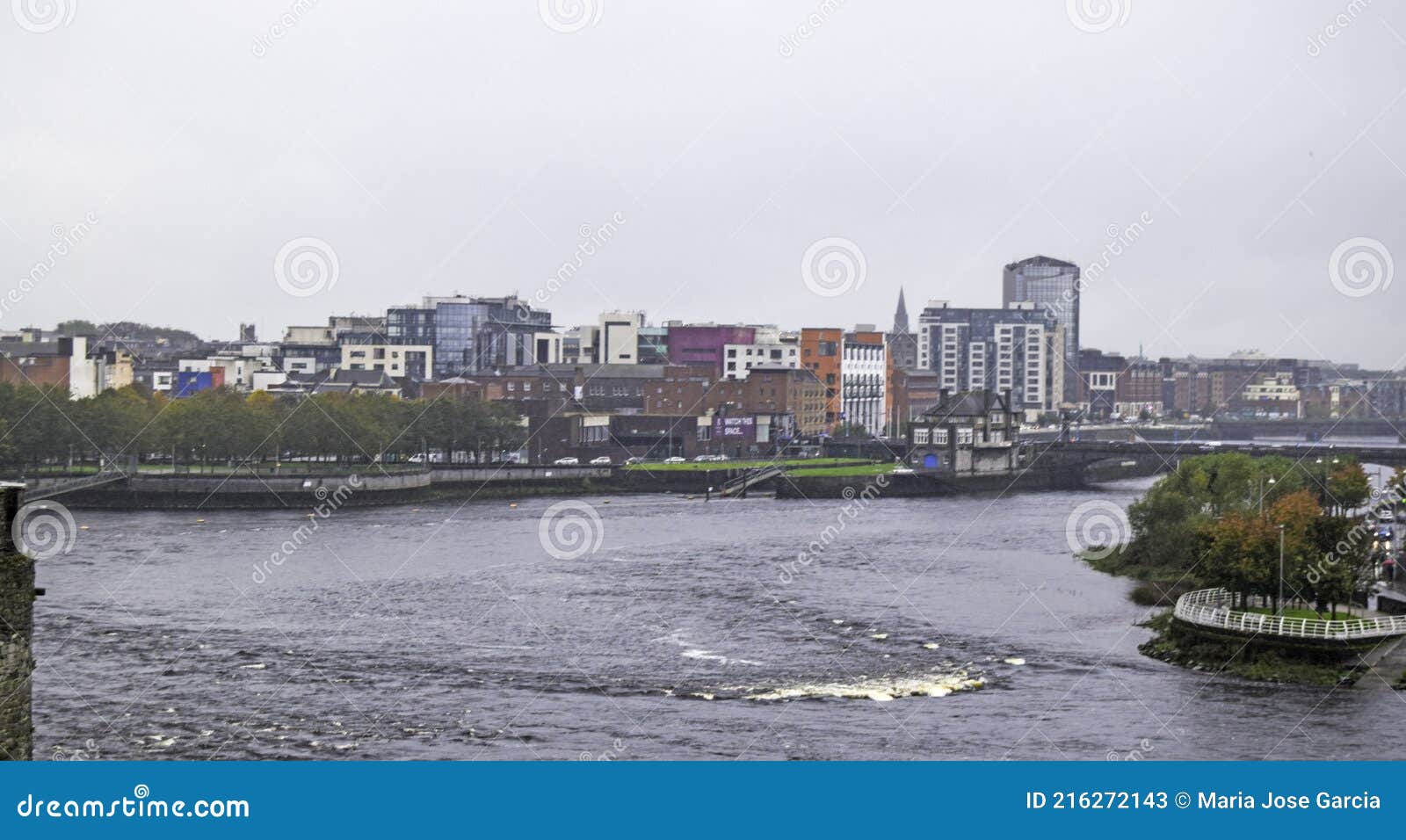 Rio Shannon, Como Ele Passou Na Irlanda Limerick Imagem de Stock ...