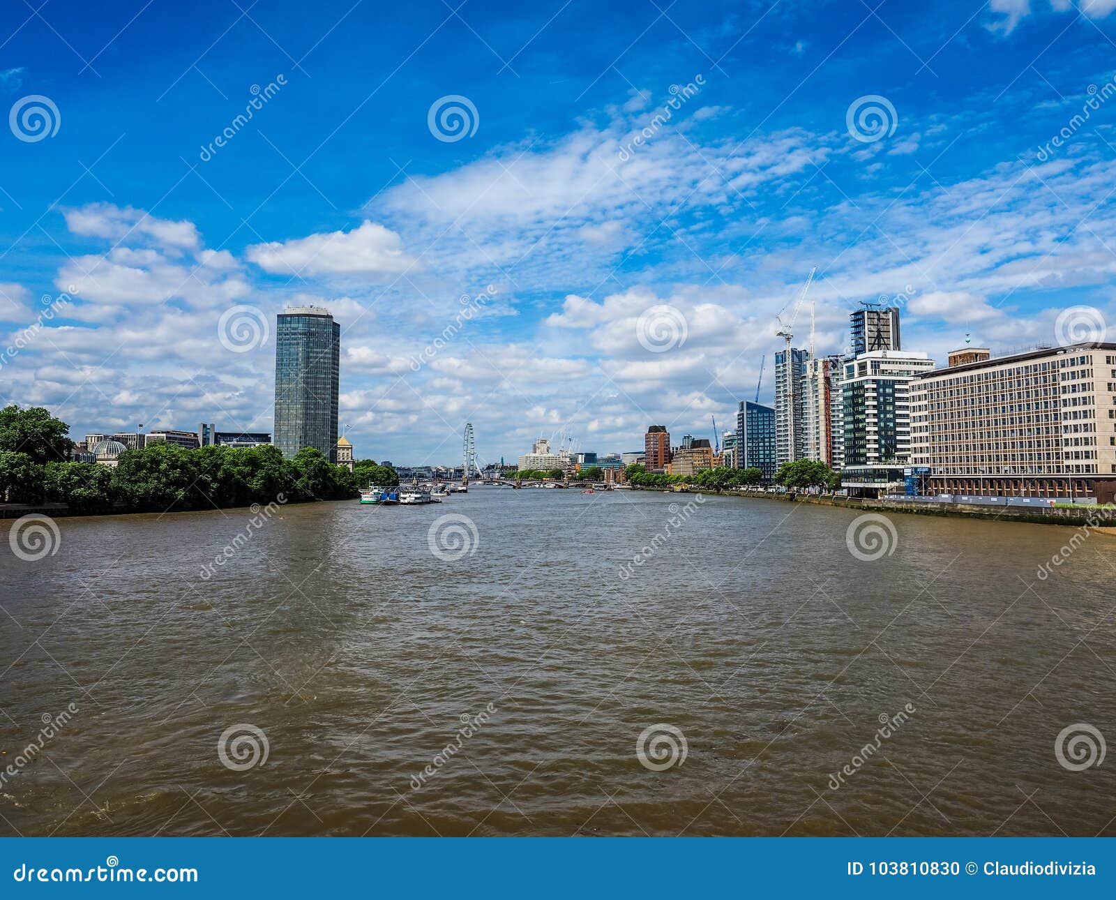 Rio Tamisa em Londres, hdr imagem editorial. Imagem de editorial ...