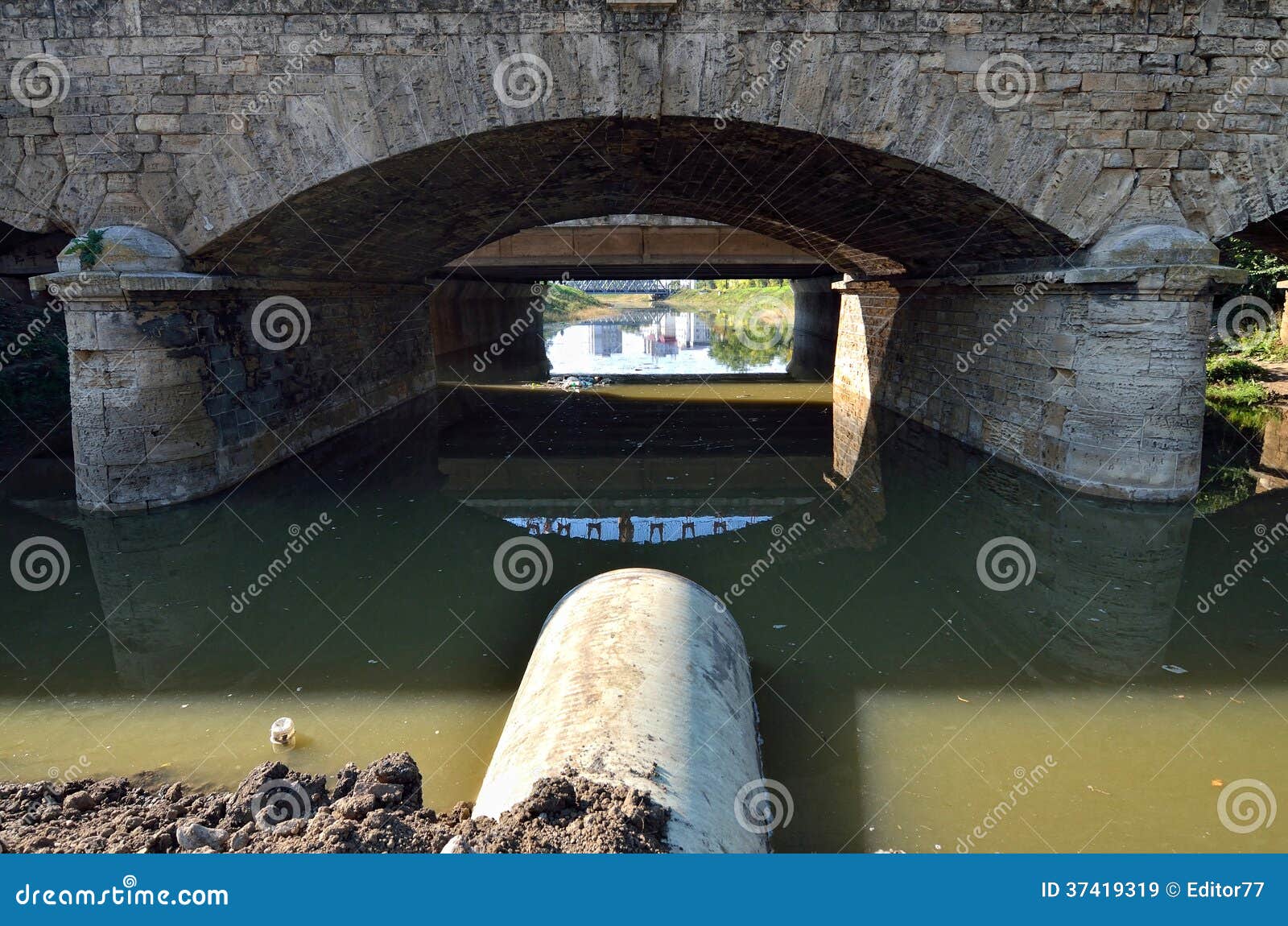 Riolering stock afbeelding. Image of water, textuur, achtergrond - 37419319