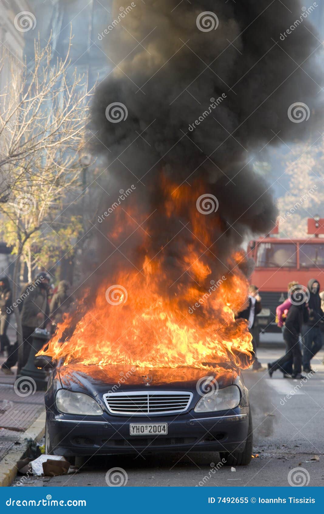 Riots in athens 18_12_08 editorial image. Image of athens - 7492655