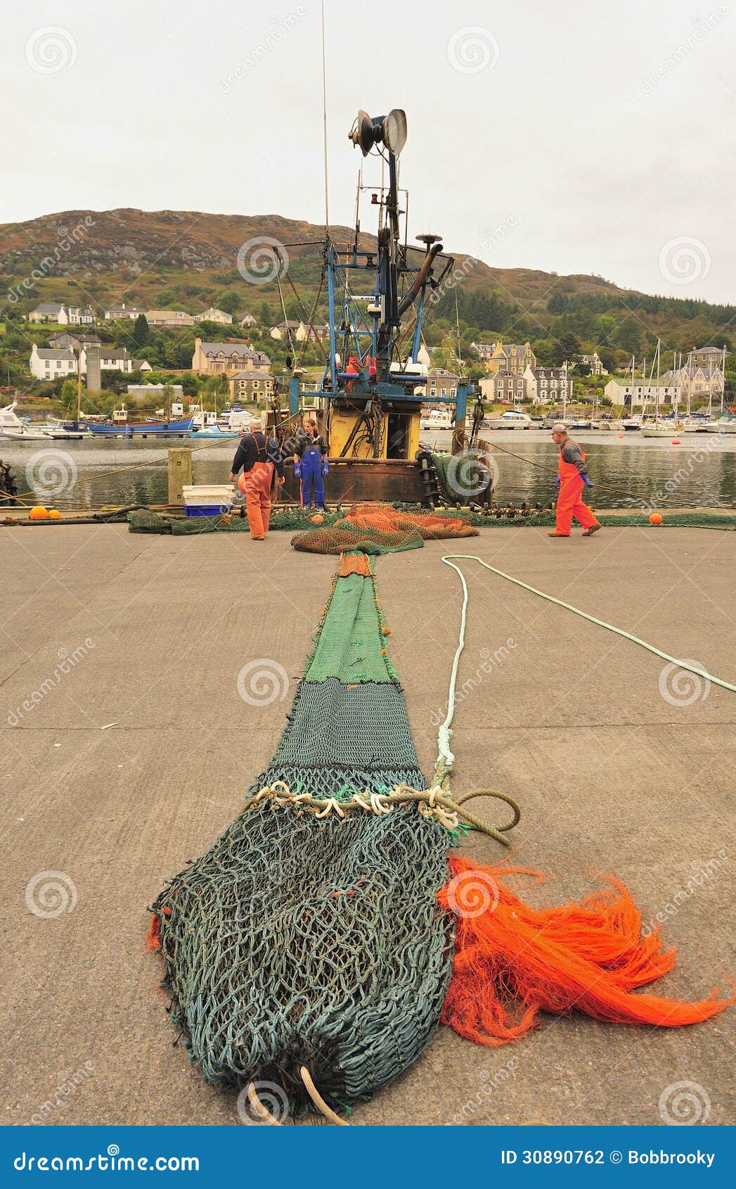 Riparazioni Della Rete a Strascico, Tarbert, Scozia Fotografia ...