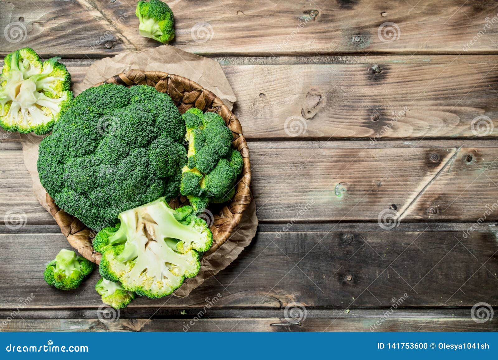 Ripe Broccoli in the Basket Stock Photo - Image of vegetarian, stem ...