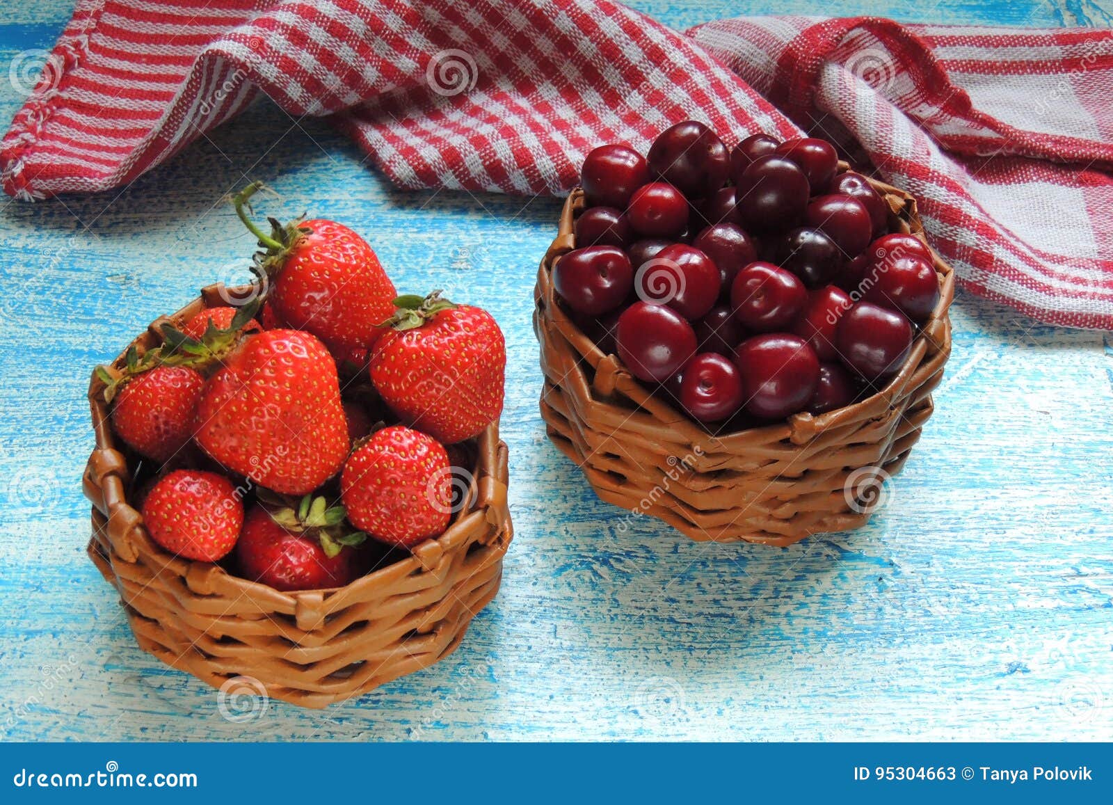 Ripe cherry and strawberry stock image. Image of freshness - 95304663