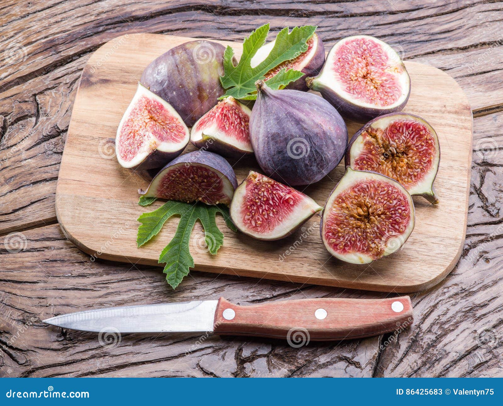Ripe fig fruits. stock image. Image of seeds, leaves - 86425683