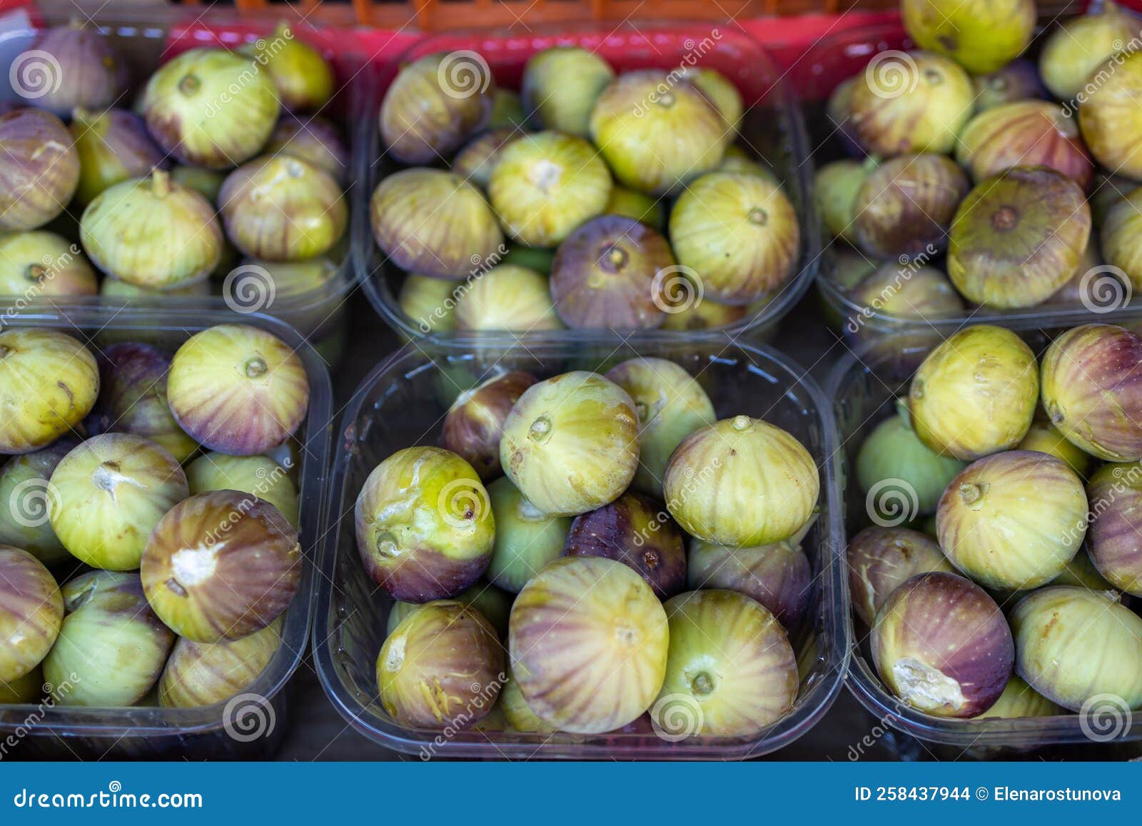 Ripe Figs in Boxes for Sale in Market Stock Photo - Image of dessert ...