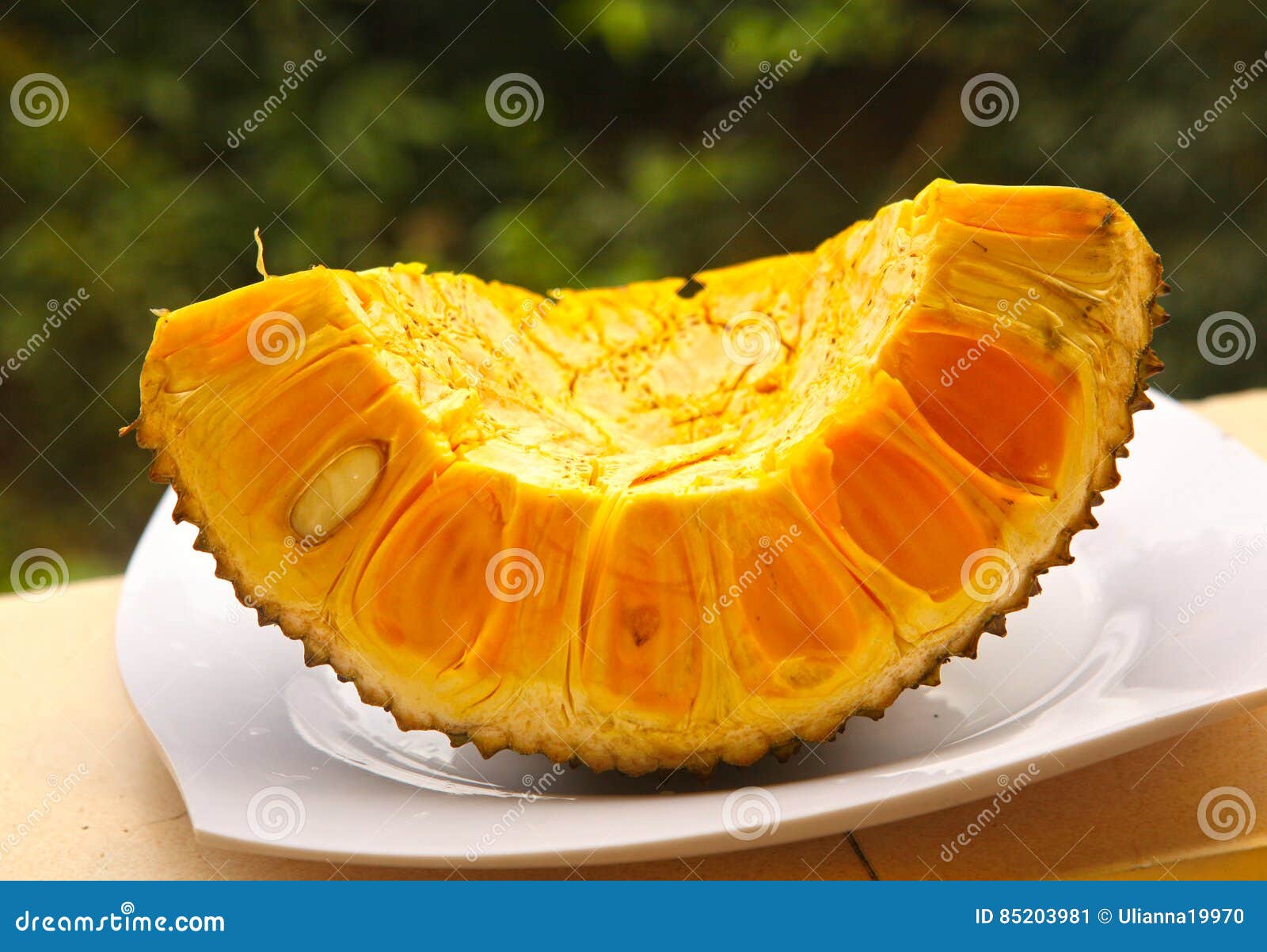 Ripe Jack Fruit Cut Section on Plate Stock Image - Image of growing ...