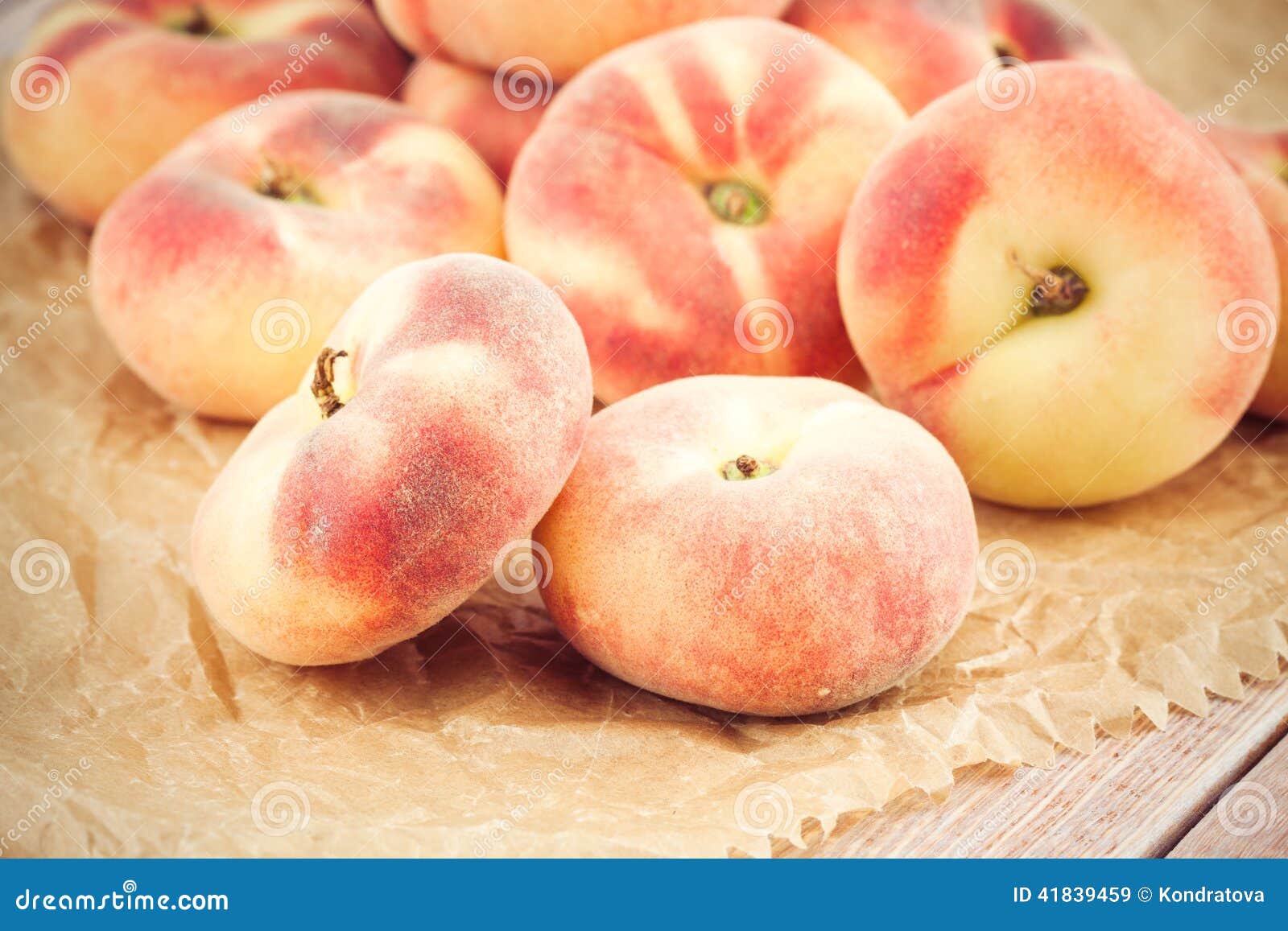 Ripe Juicy Chinese Flat Peaches Stock Image - Image of dessert ...