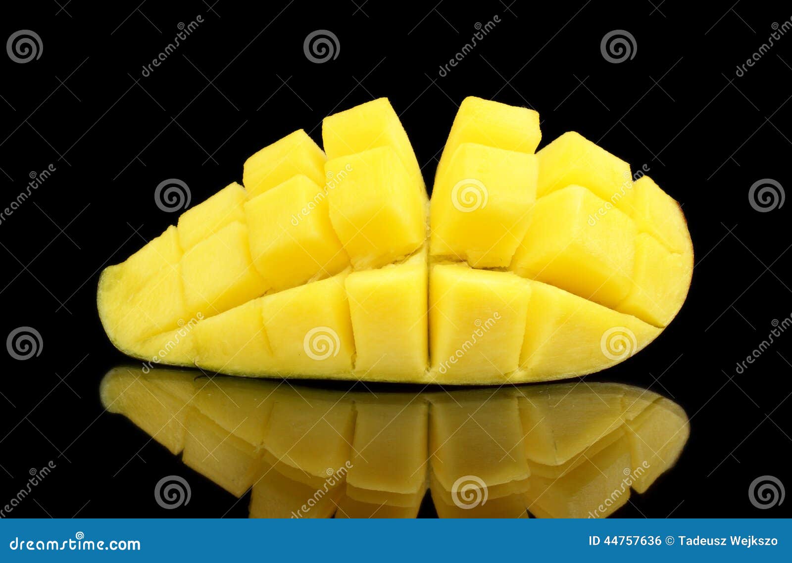 Shot Mango Fruits Hanging On Mango Tree,mango Hanging On Tree,mango ...