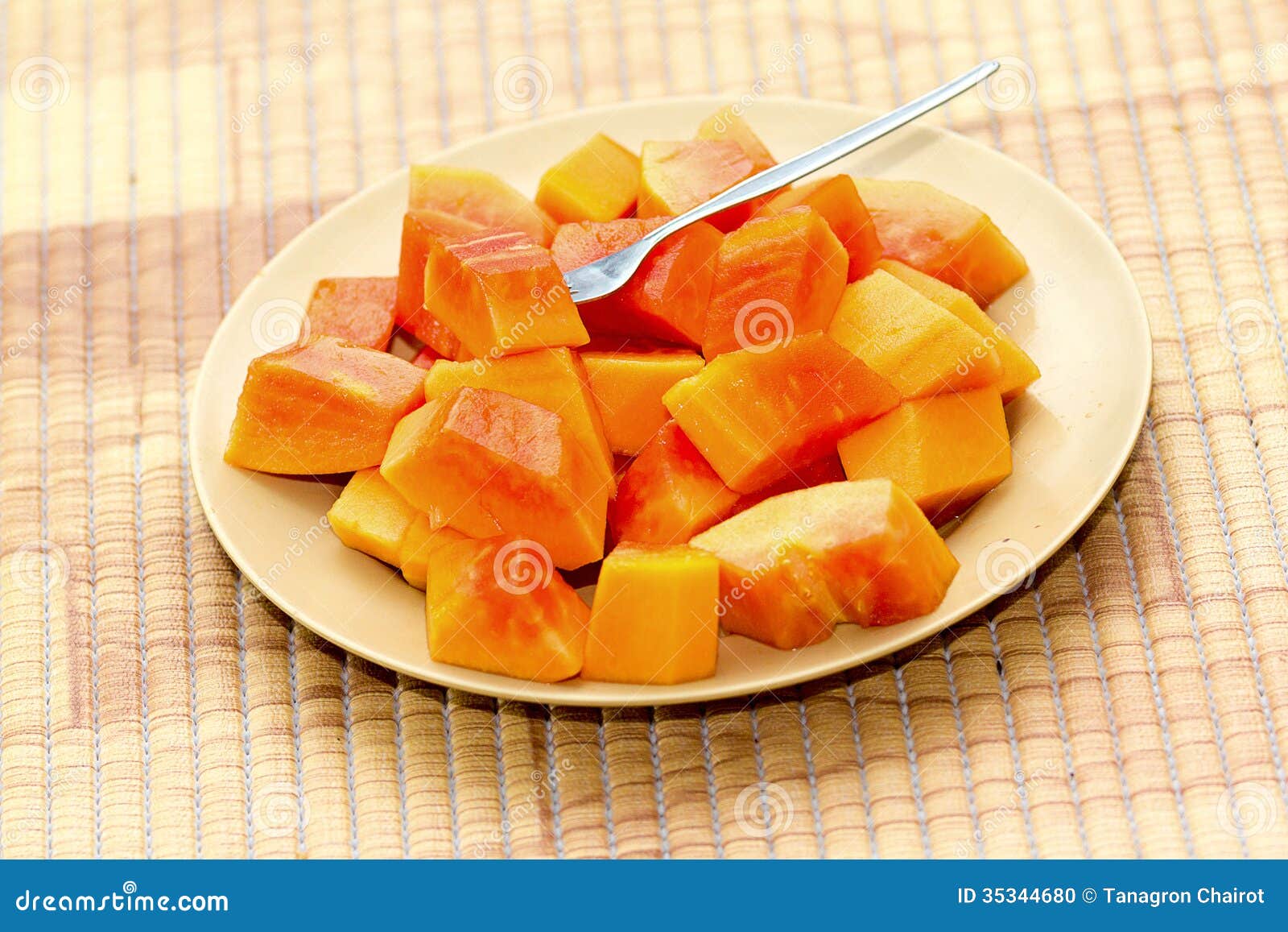Ripe papaya stock photo. Image of green, leaf, tasty - 35344680