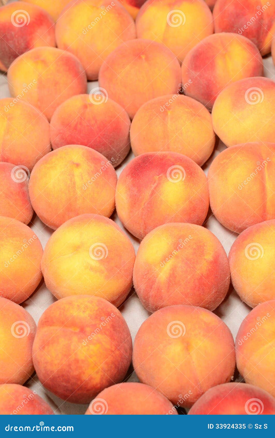 Ripe peach in the market stock image. Image of nectarine - 33924335