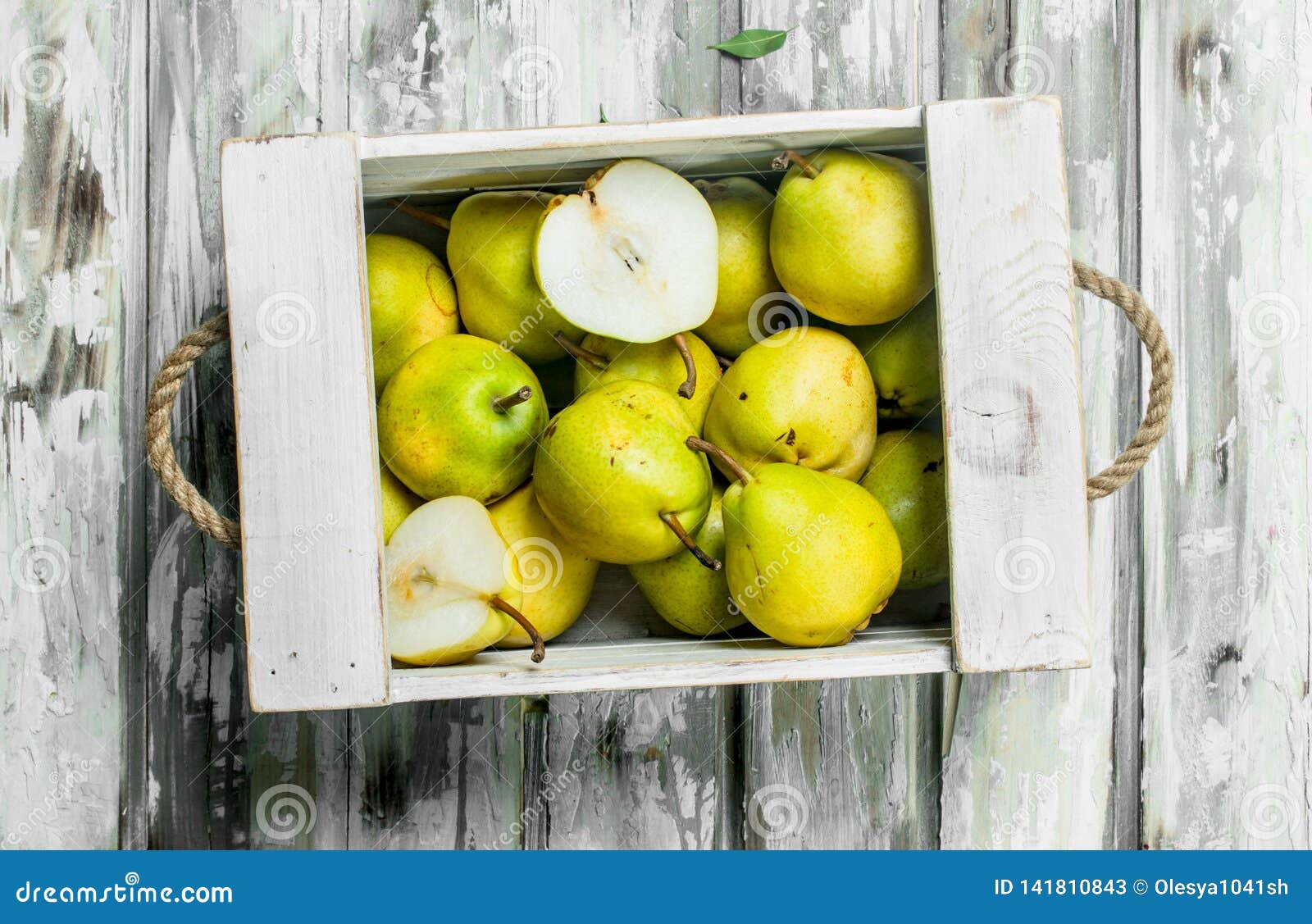 Ripe pears in the box stock image. Image of dessert - 141810843
