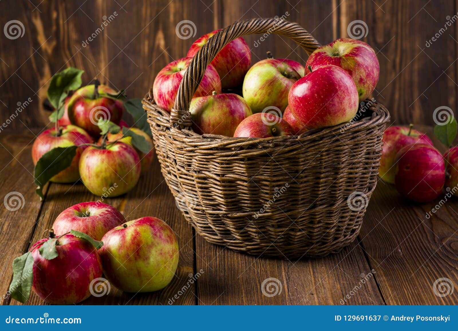 Ripe Red Apples in a Basket Stock Image - Image of eating, agriculture ...