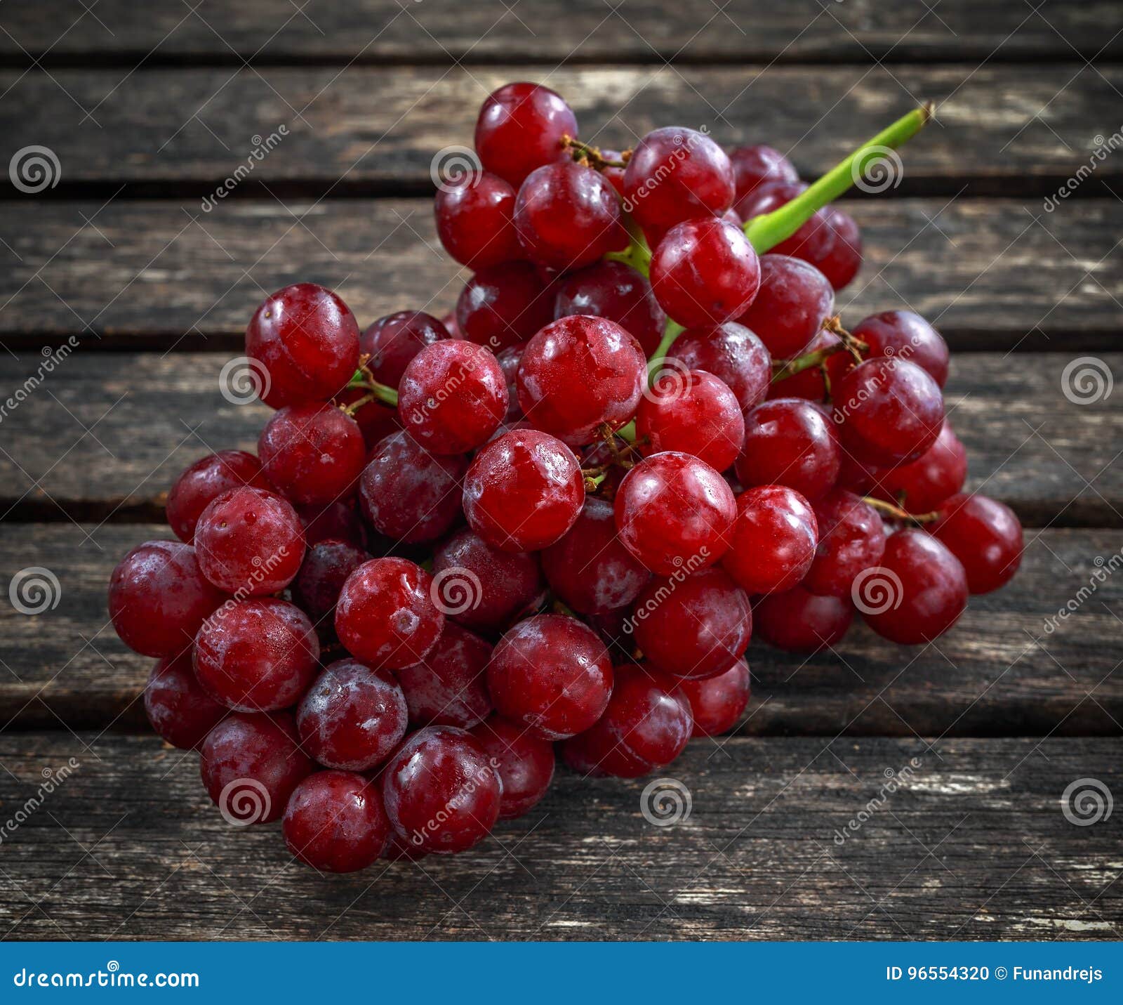 Ripe Red Grape. Pink Bunch in a Old Rustic Wooden Table Stock Photo ...