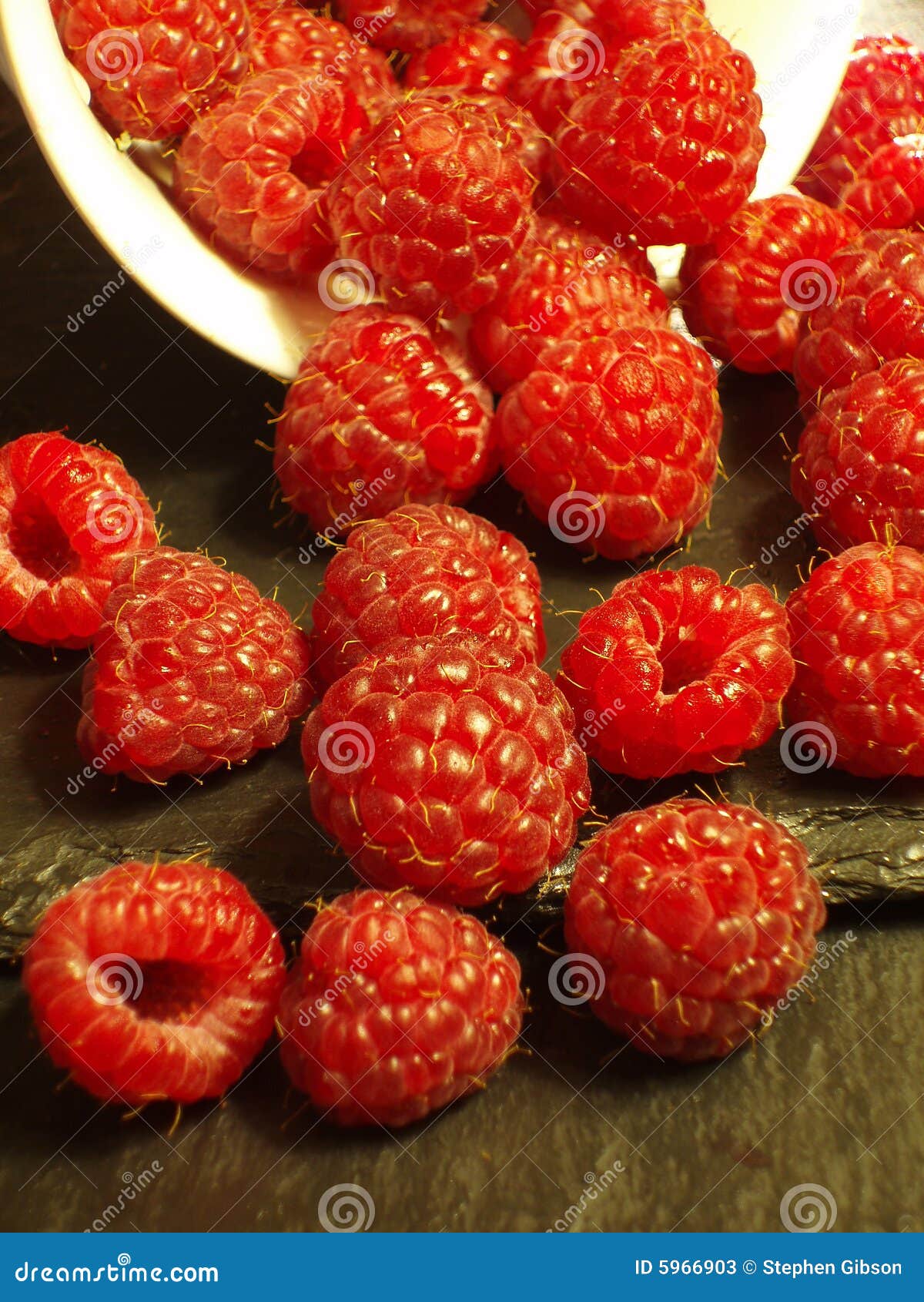 Ripe red raspberries stock image. Image of spills, fruit - 5966903