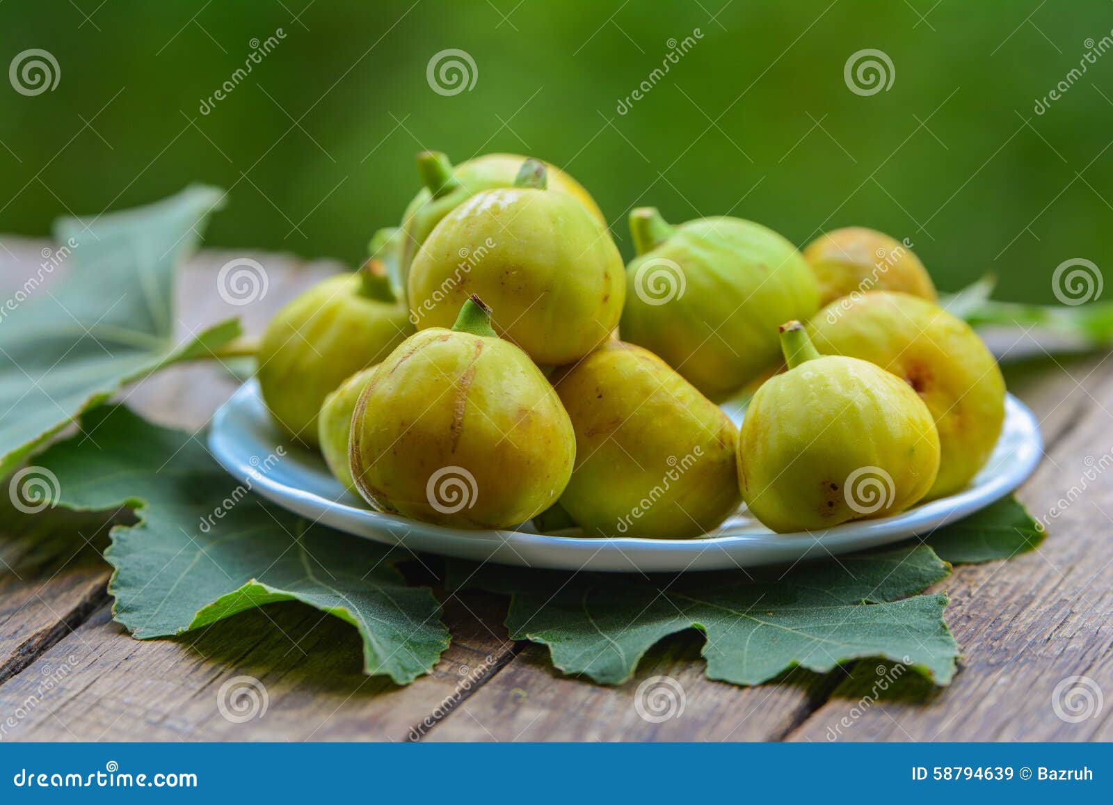 Ripe yellow figs stock image. Image of green, fresh, fruits - 58794639