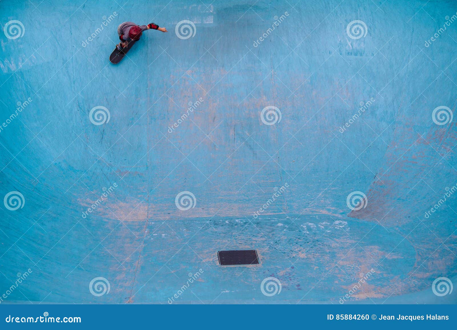 Ripping a pool stock photo. Image of stunt, sport, lifestyle - 85884260
