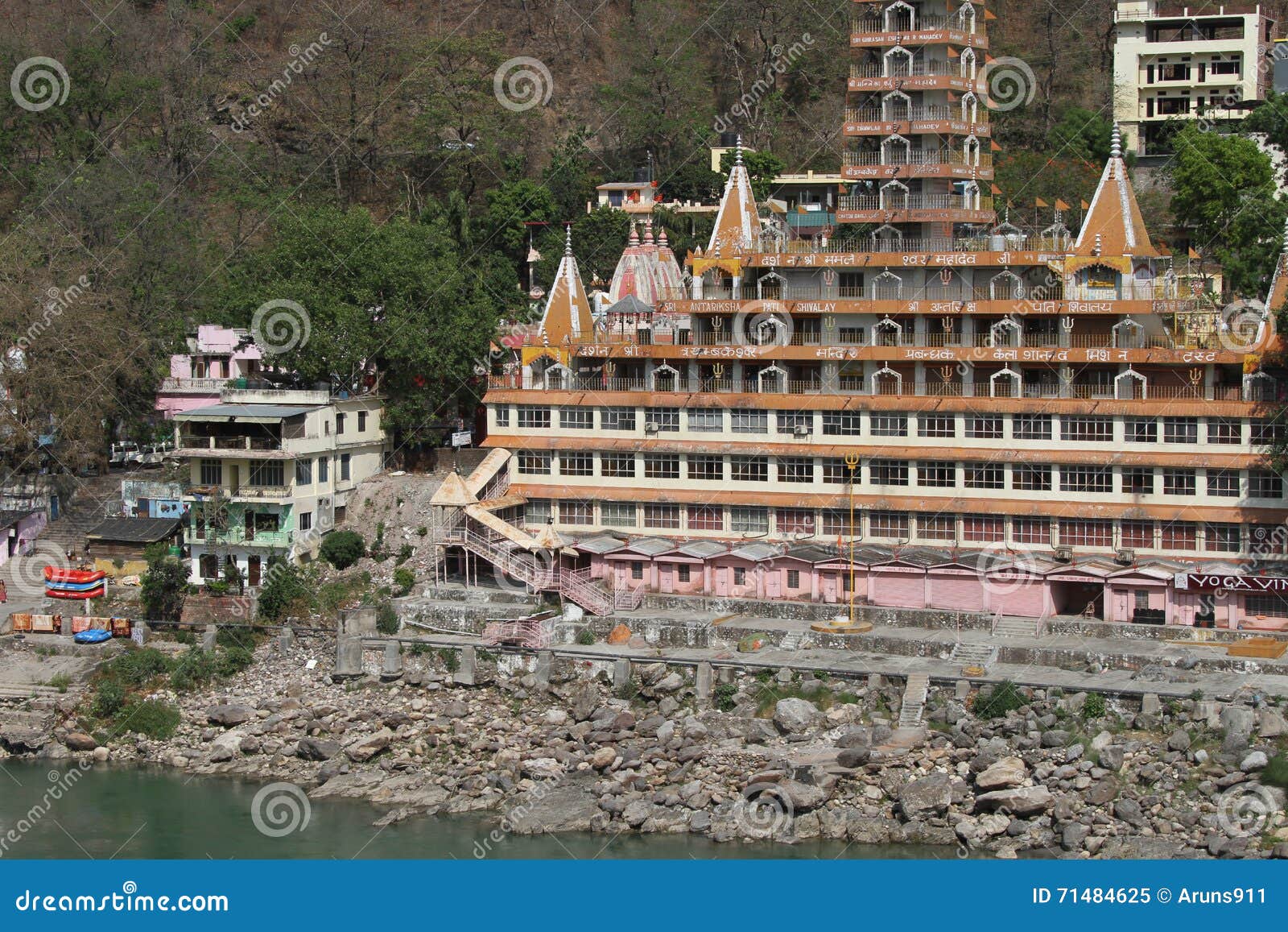 Rishikesh, India editorial image. Image of mandir, mountain - 71484625