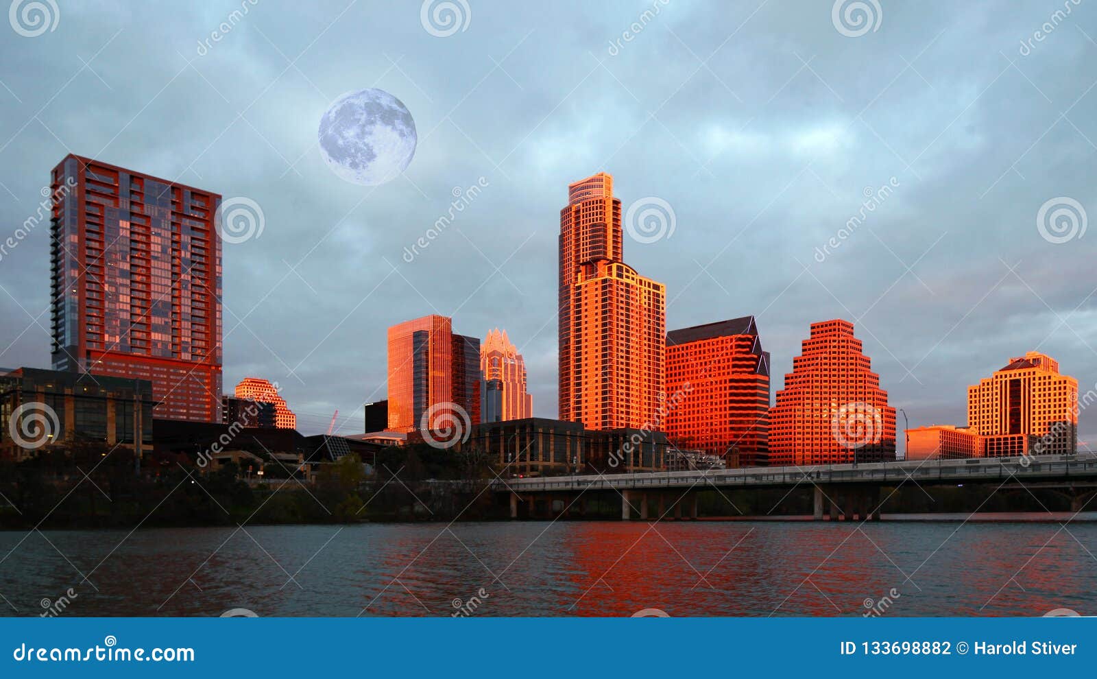 Rising Moon Over Austin, Texas Stock Photo - Image of landmark ...