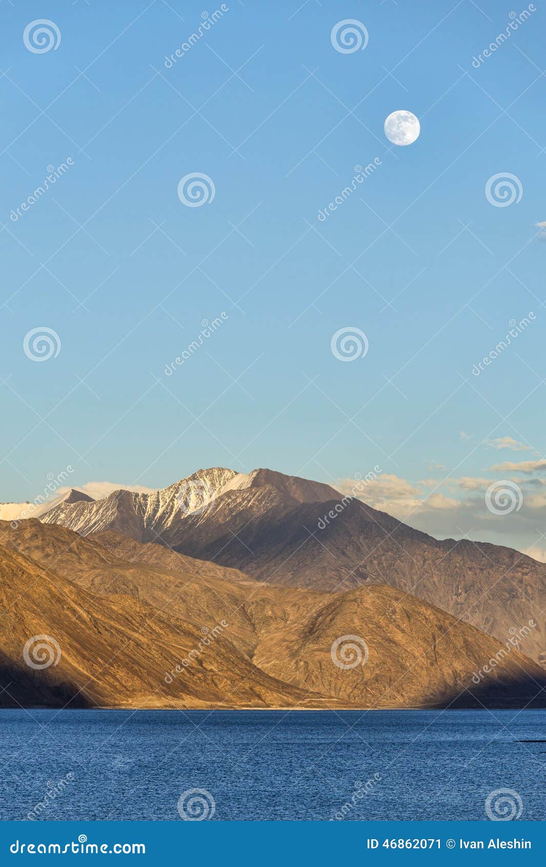 Rising Moon Over Mountain Lake Stock Image - Image of flow, lake: 46862071