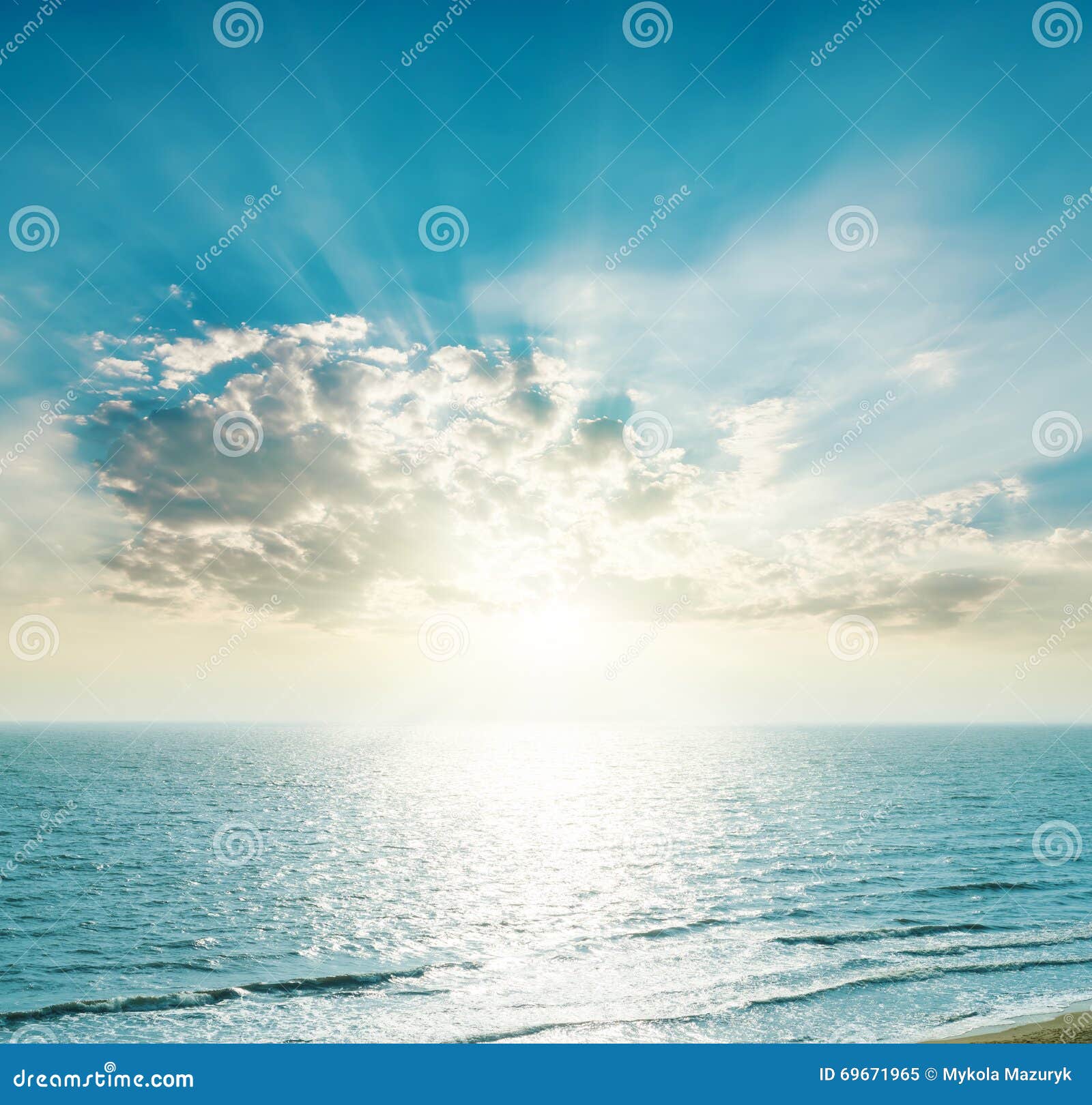 Rising Sun on the Horizon Over Blue Sea Stock Image - Image of coast ...