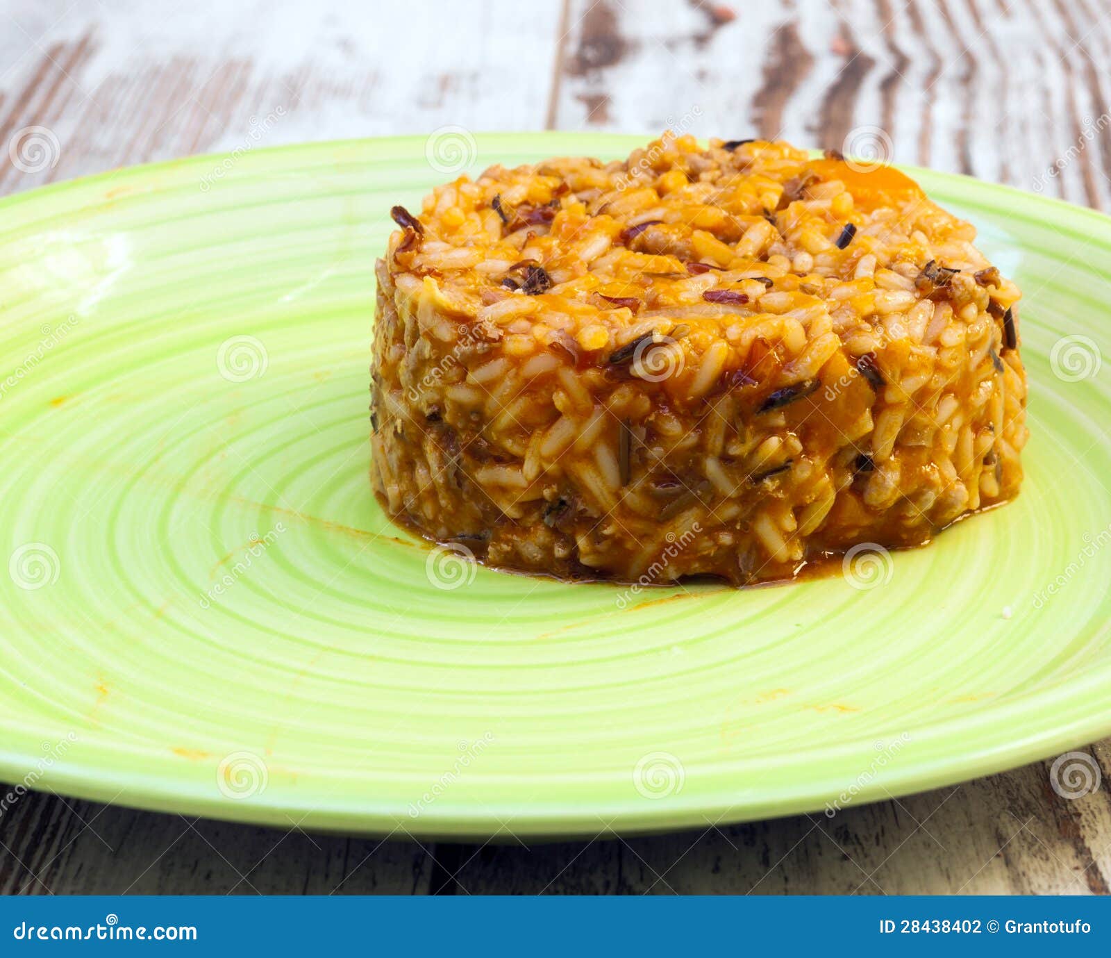 Riso giallo fotografia stock. Immagine di cucina, consumo - 28438402