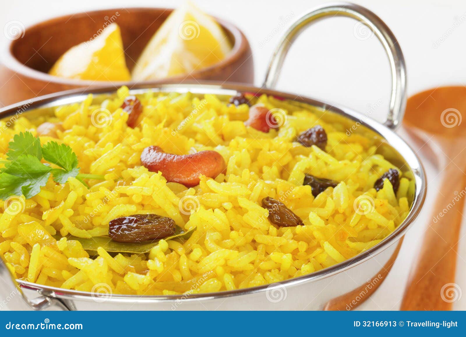 Riso giallo immagine stock. Immagine di limone, cucina - 32166913