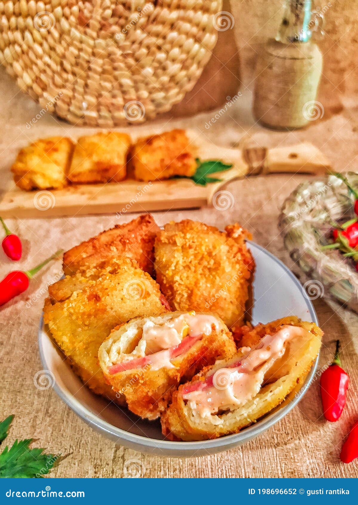 Risoles Mayo Snack Tradicional Indonesio Foto de archivo - Imagen de ...