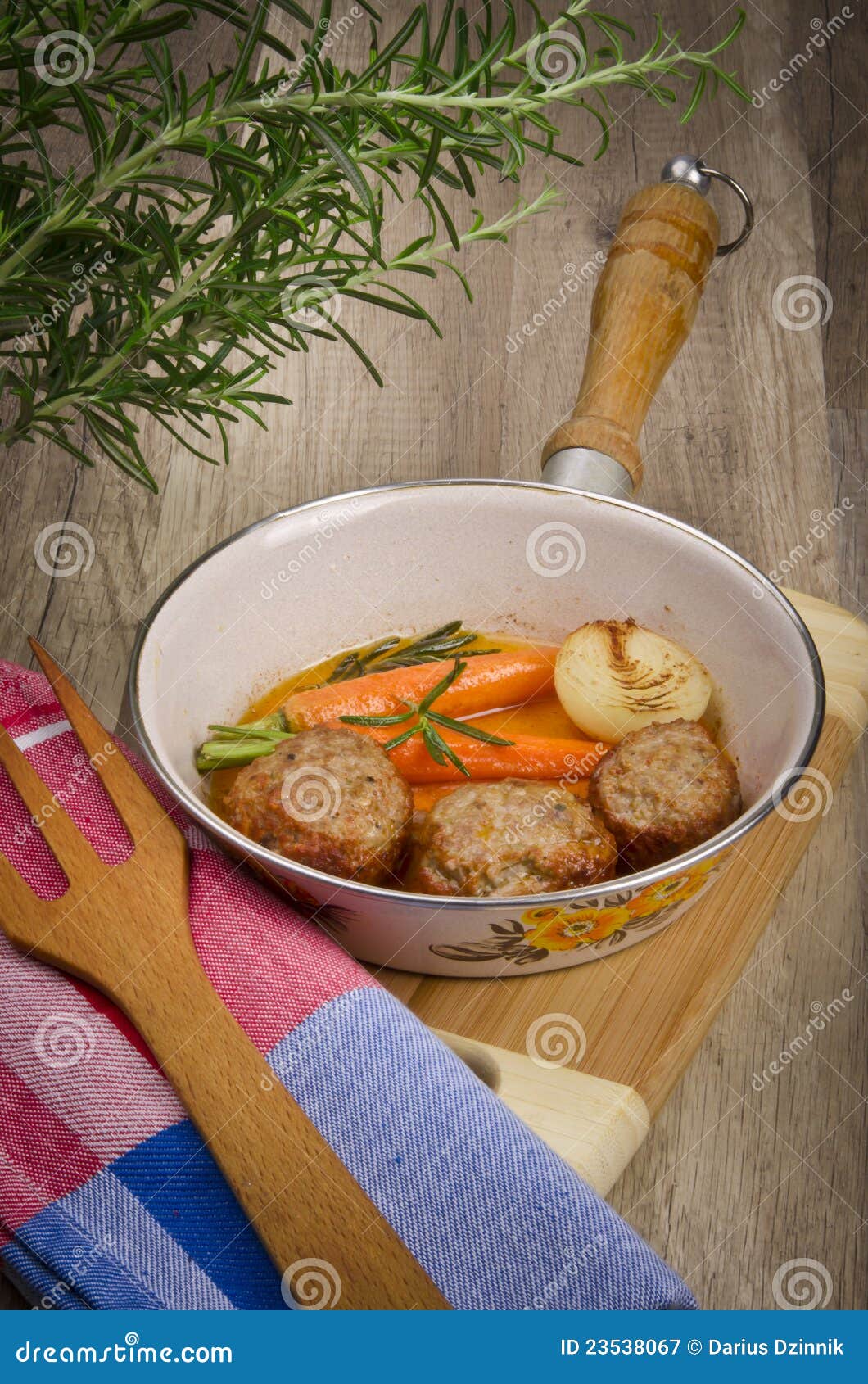 Rissoles with vegetables stock image. Image of gourmet - 23538067