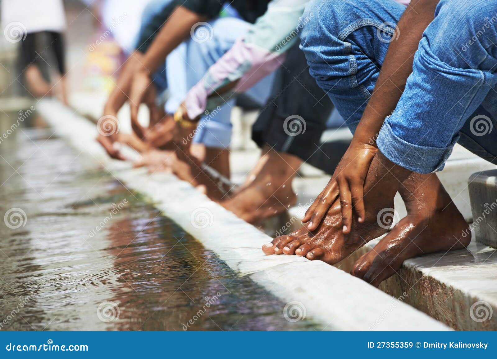 Rite Islamique De Lavage D'ablution De Pied Image stock - Image du ...