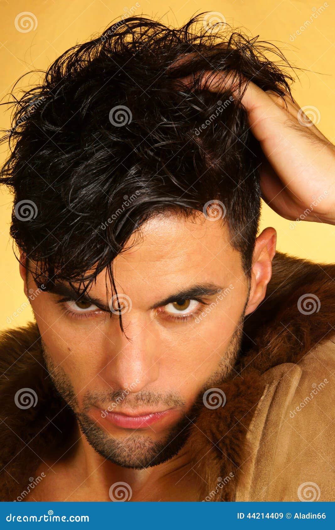 Ritratto Caucasico Del Giovane Immagine Stock - Immagine di occhi ...