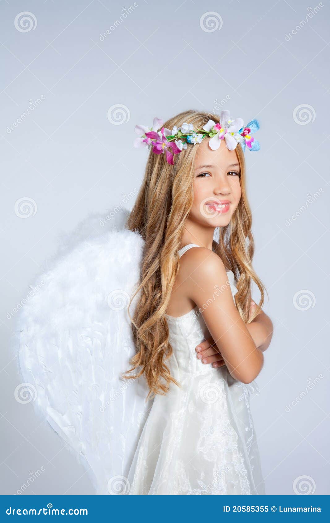 Ritratto Della Bambina Dei Bambini Di Angelo Immagine Stock - Immagine ...