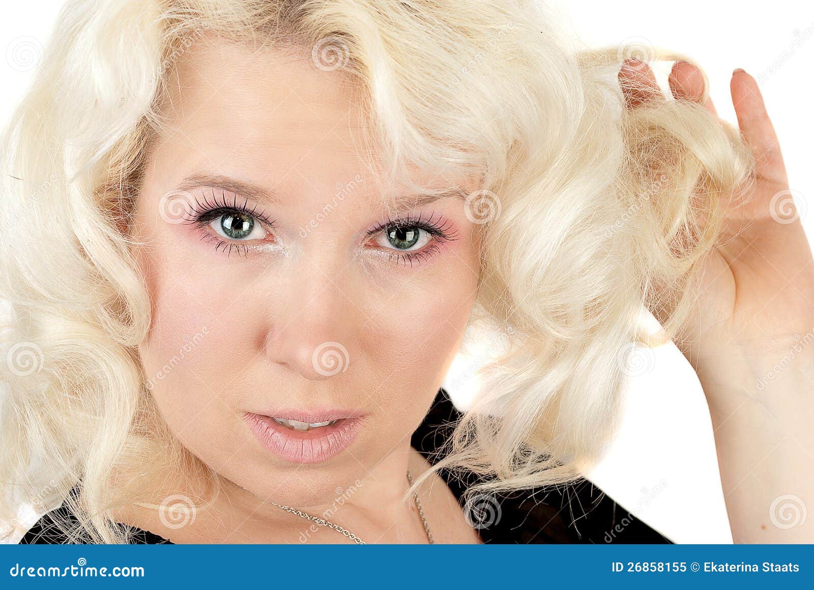 Ritratto Della Donna Bionda Adulta Immagine Stock - Immagine di faccia ...