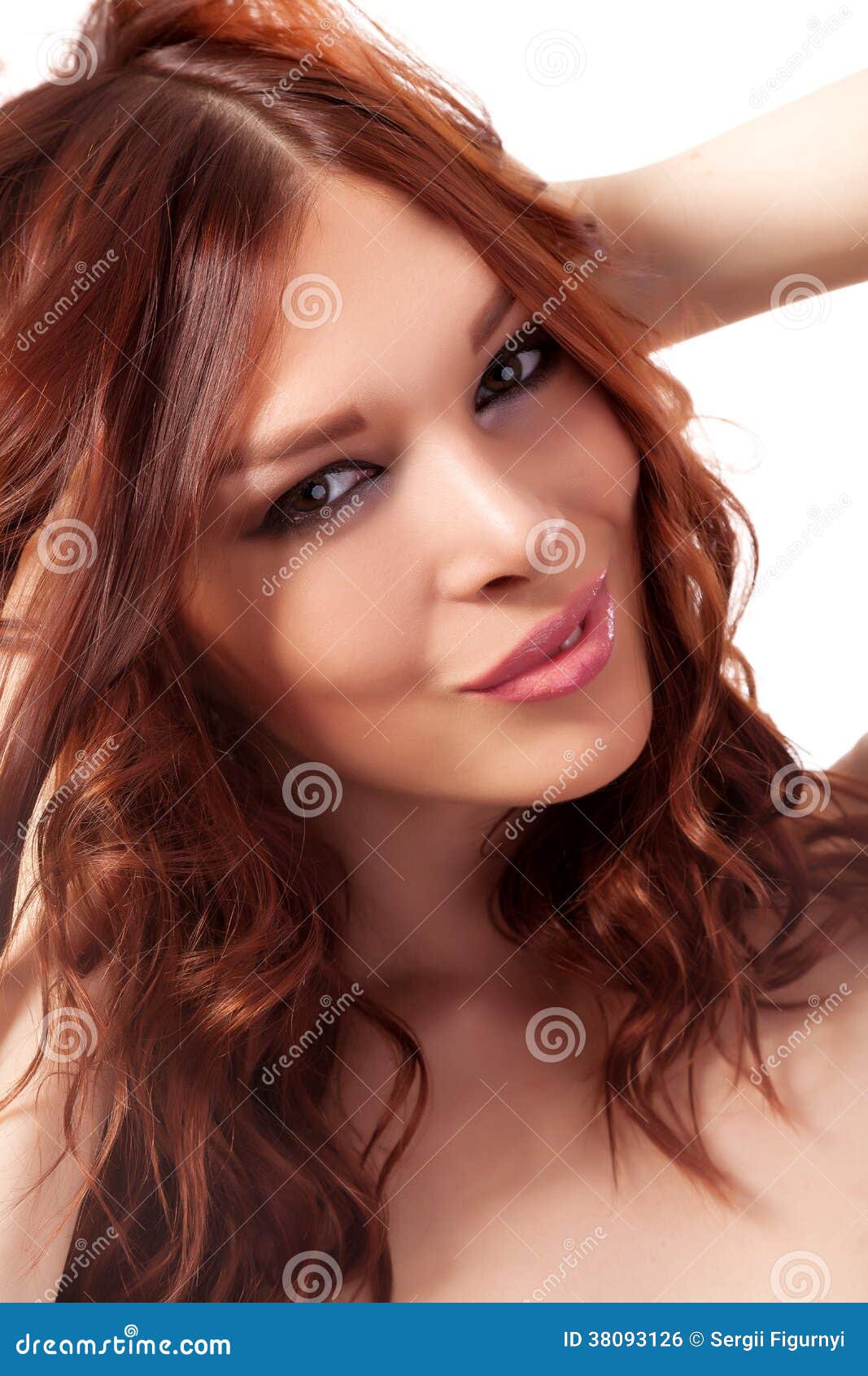 Ritratto Della Giovane Donna Con Capelli Rossi Fotografia Stock ...